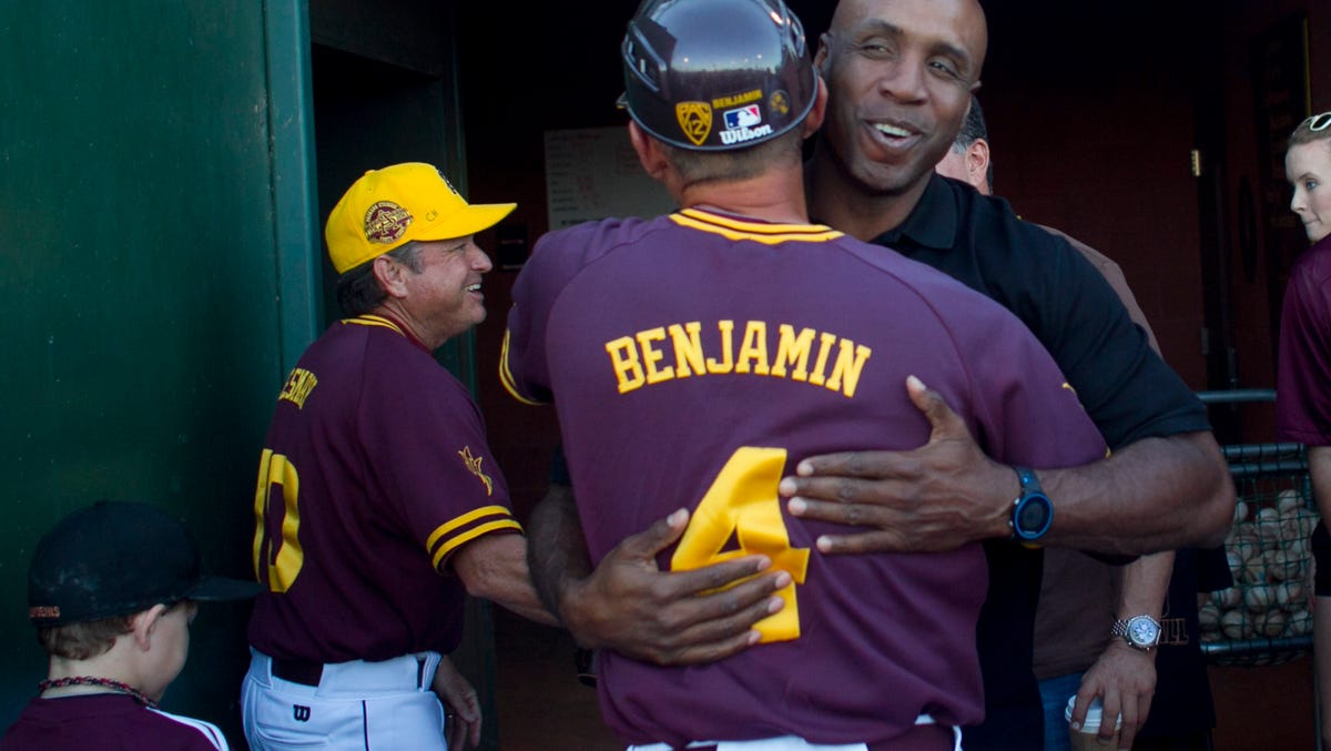 Barry Bonds throws out first pitch at ASU - March 15, 2014