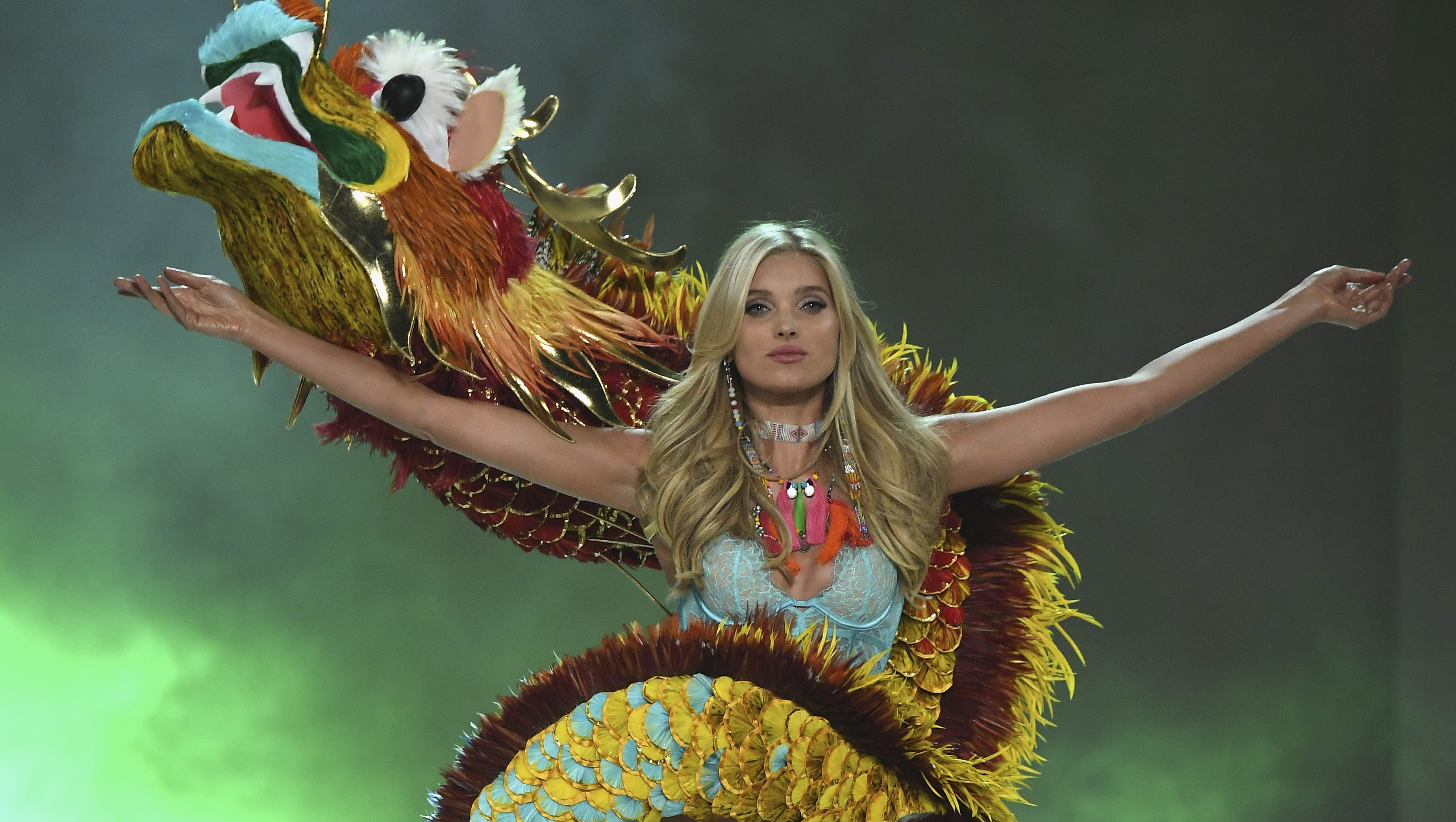 5 over-the-top runway outfits from the 2016 Victoria's Secret Fashion Show