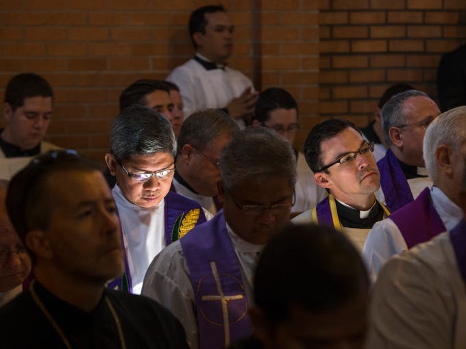 Ex-convict pleads guilty to Phoenix priest's murder