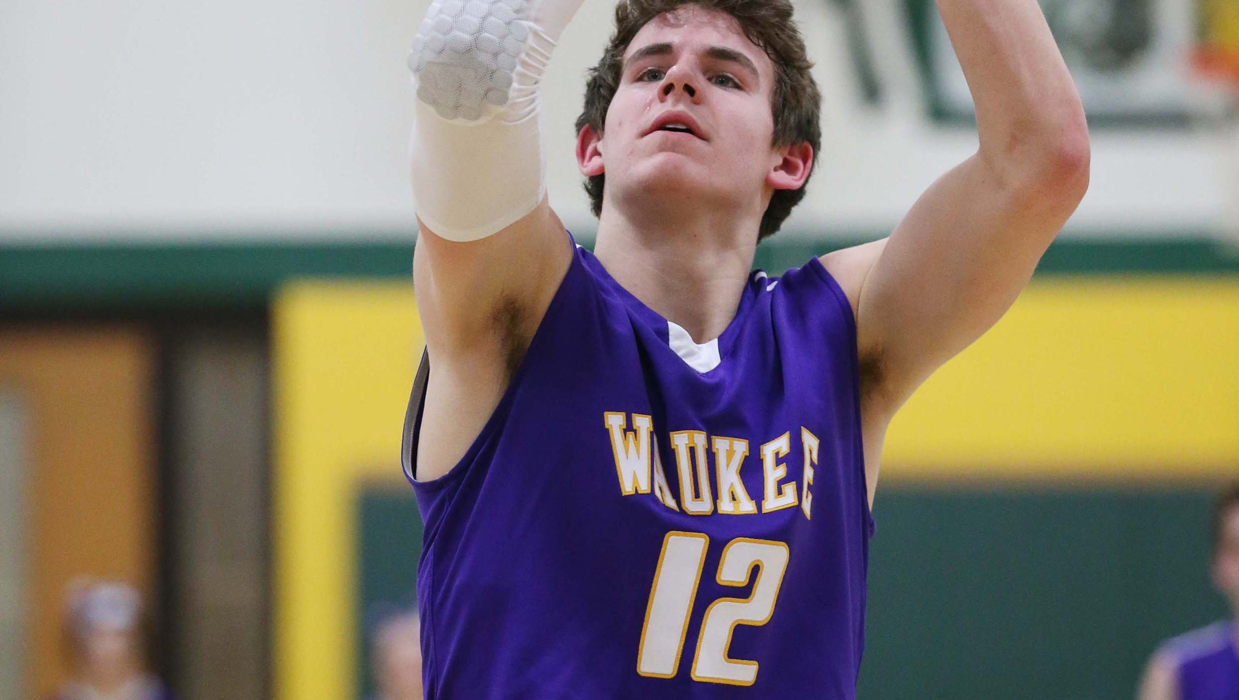 Waukee boys' late toughness helps send Hoover to first loss