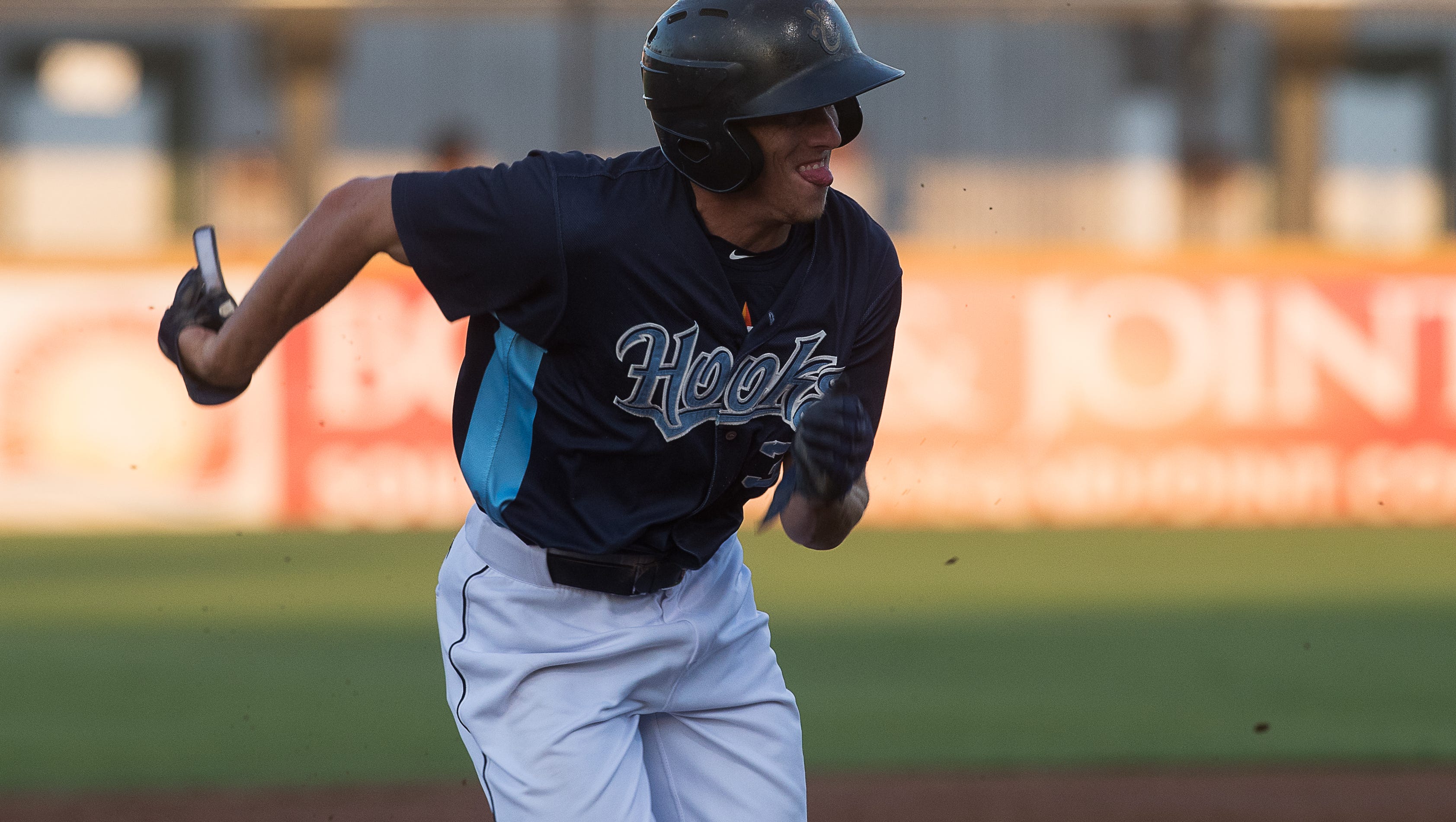 Houston Astros prospect Myles Straw showing speed, bat with Hooks