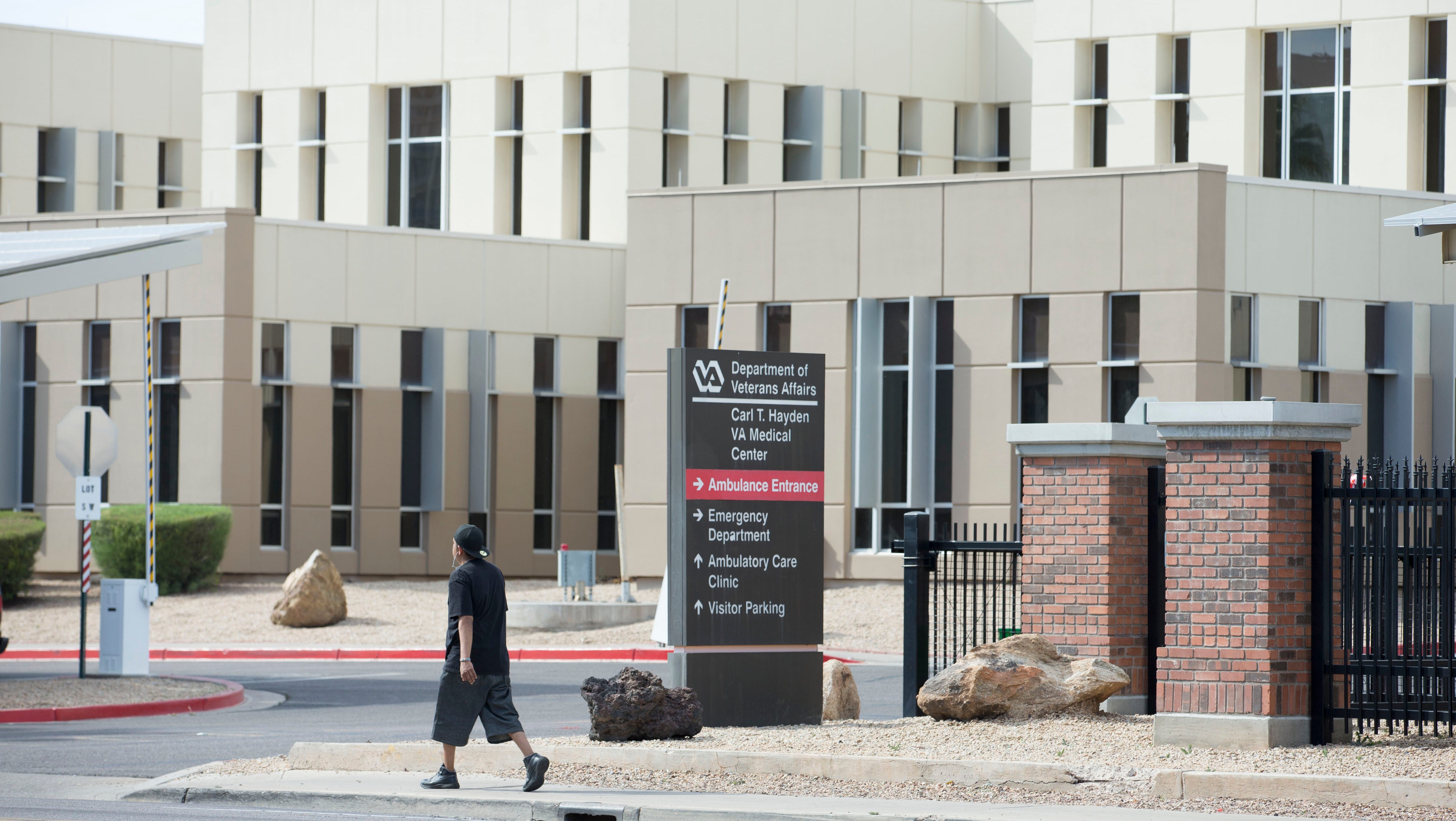 Deaths at Phoenix VA hospital may be tied to delayed care