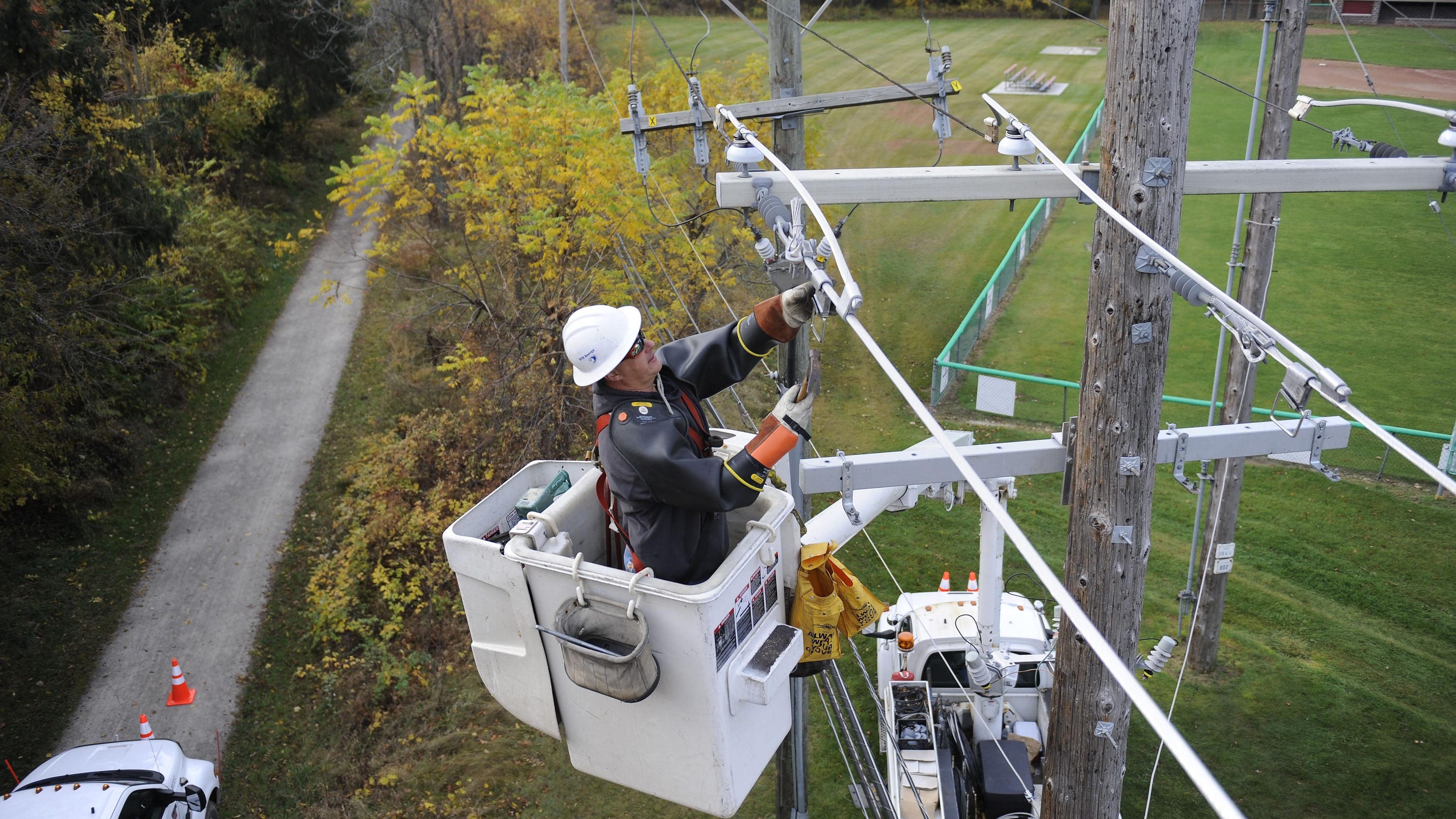 Power Line Workers Are Hot Commodity In Michigan power-line-workers-are-hot-commodity-in-michigan