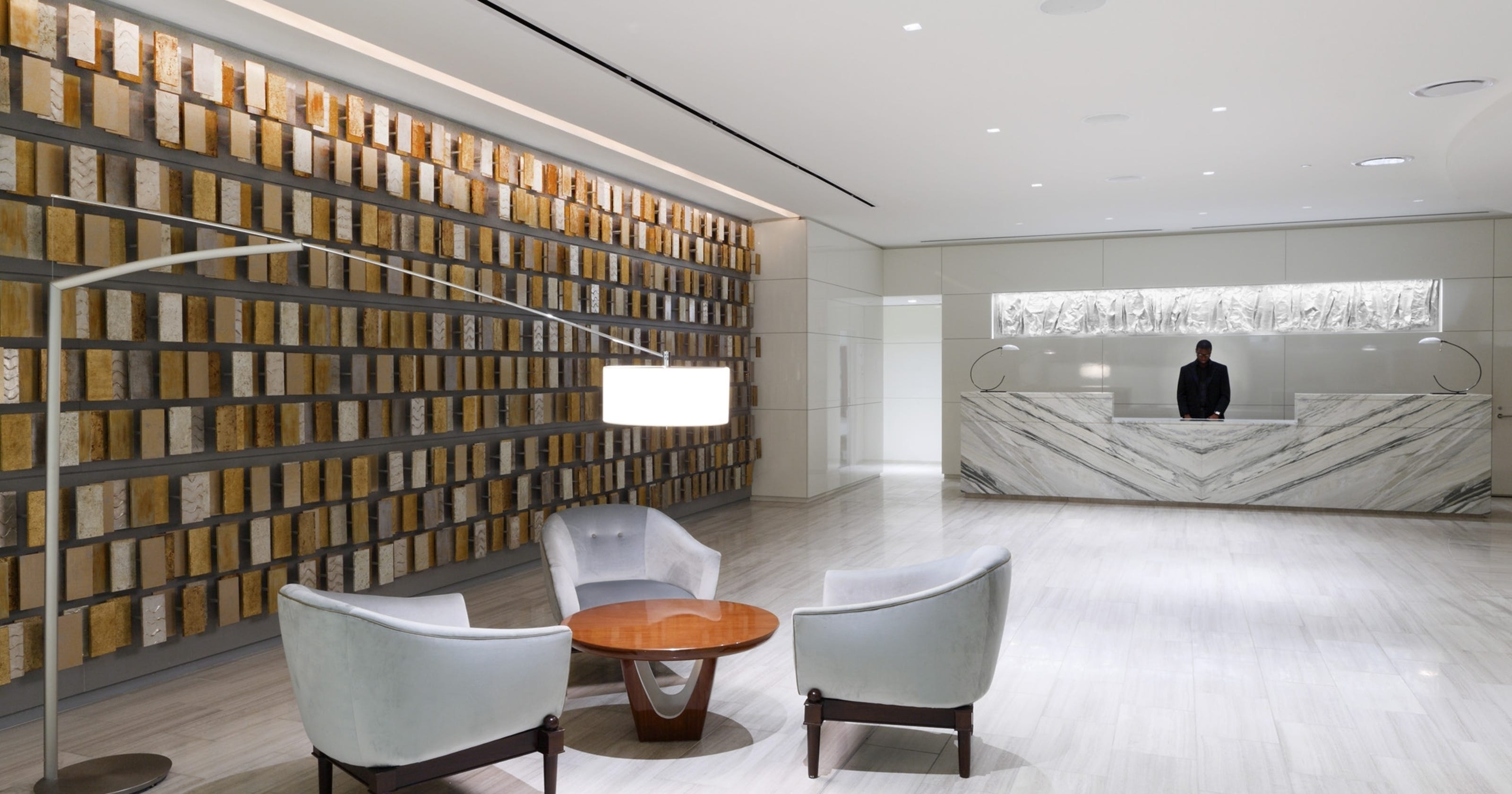 More hotels add iPads in guest rooms, common areas