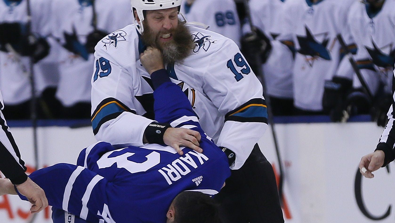 Nazem Kadri rips out part of Joe Thornton's beard during quick fight