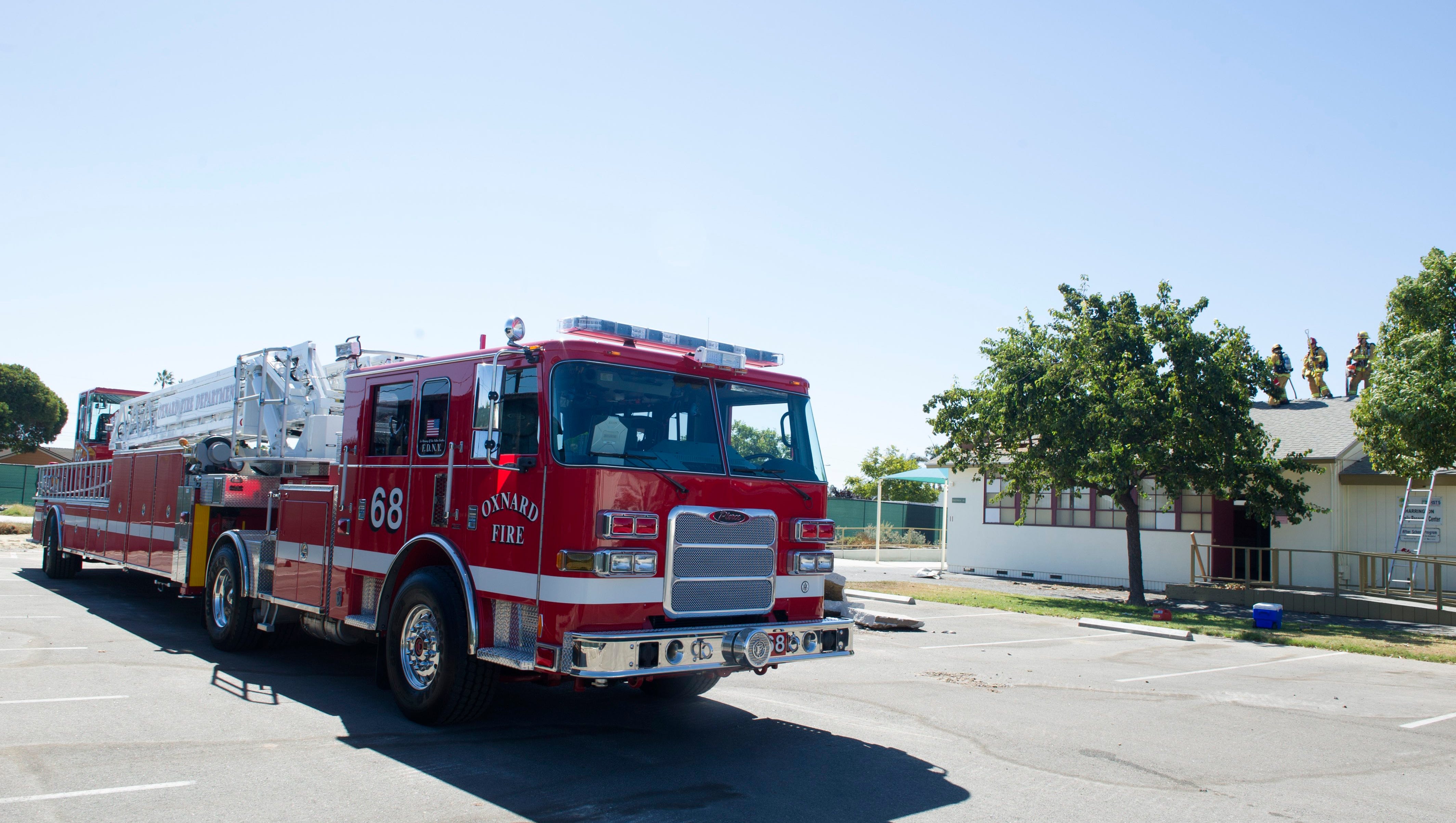 Crews contain fire to garage in Oxnard; no injuries reported