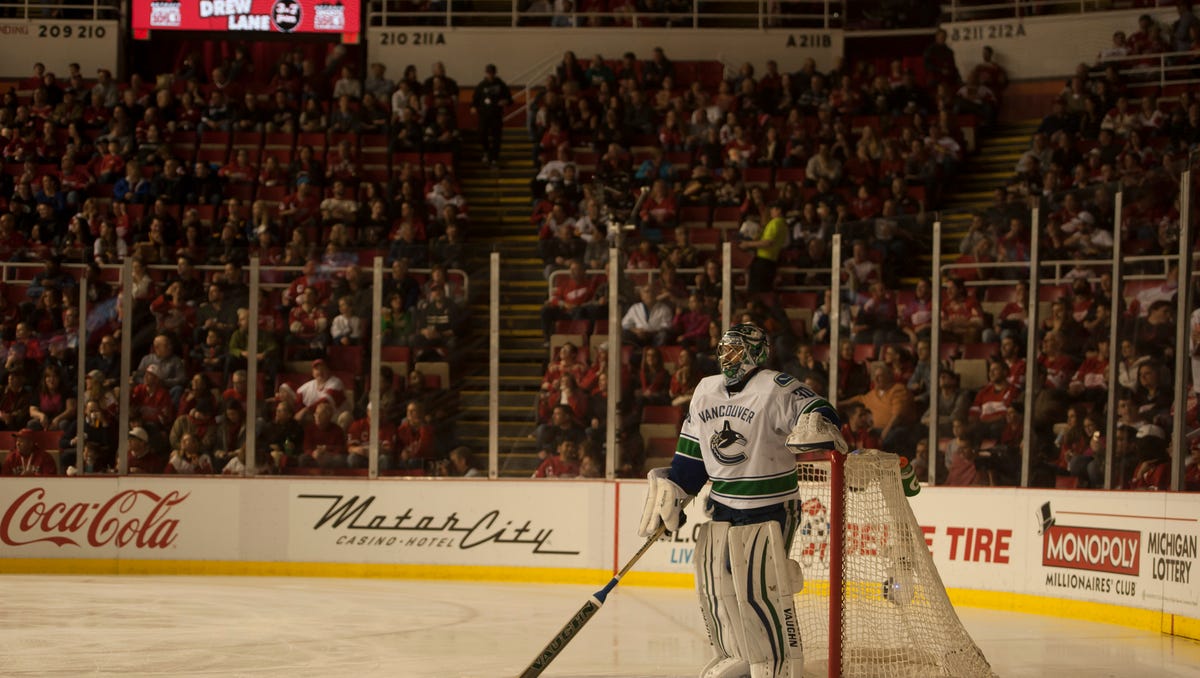 Red Wings 5, Canucks 3 Red Wings 5, Canucks 3