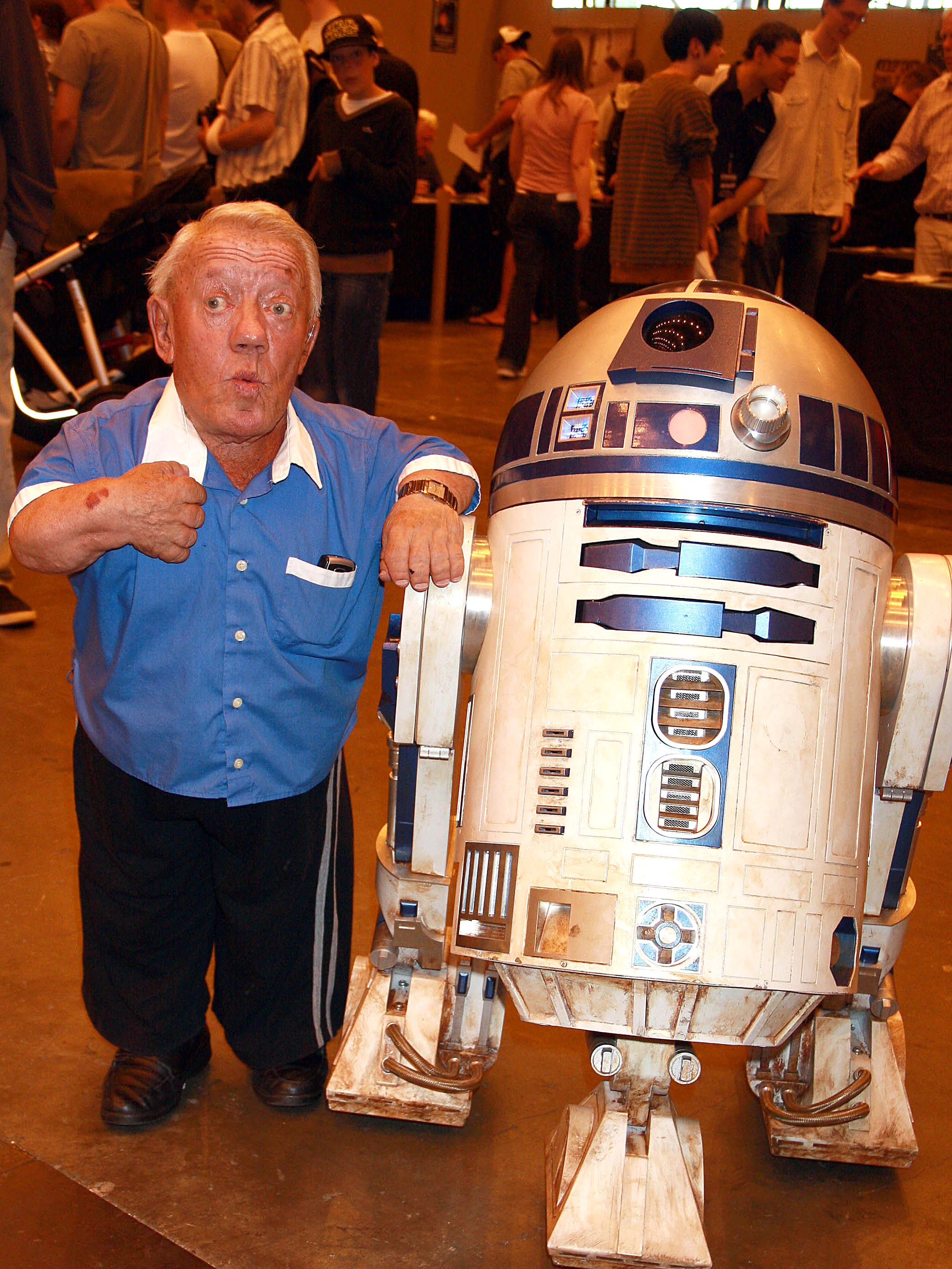 Kenny Baker, Star Wars' R2-D2, dies at 81