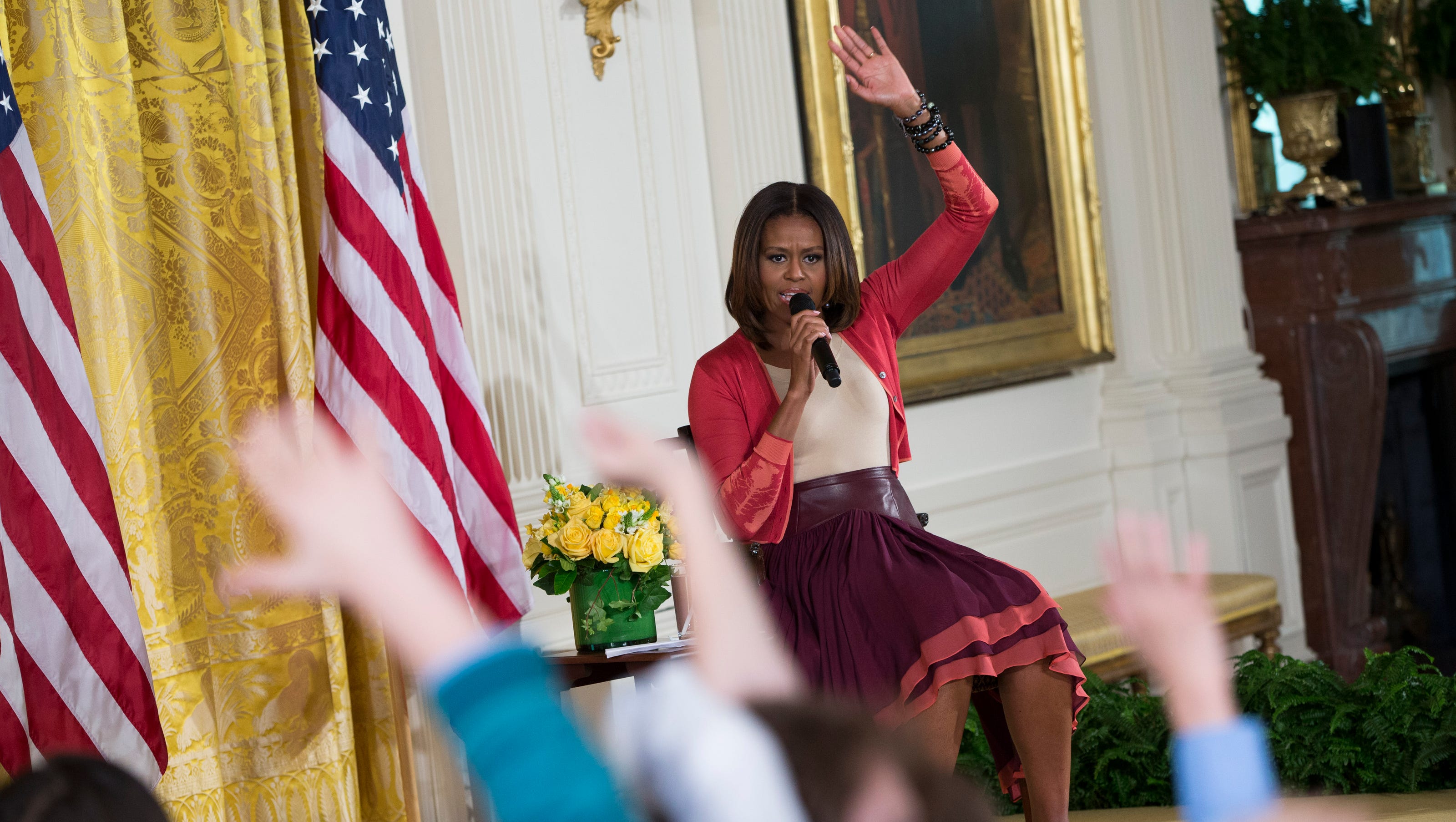 Girl Hands Michelle Obama Her Fathers Résumé