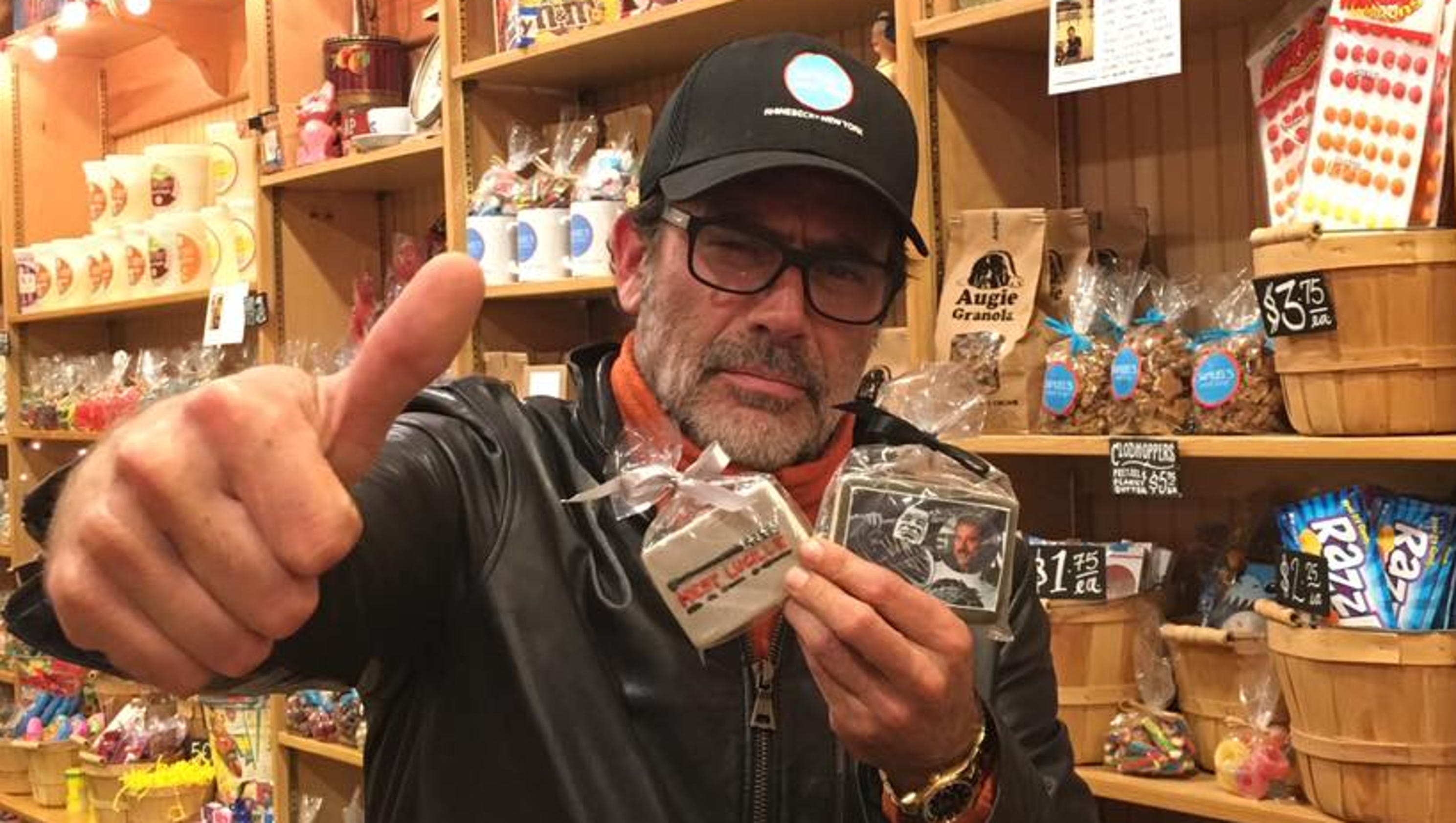 Paul Rudd and Jeffrey Dean Morgan help Samuel's keep Rhinebeck sweet