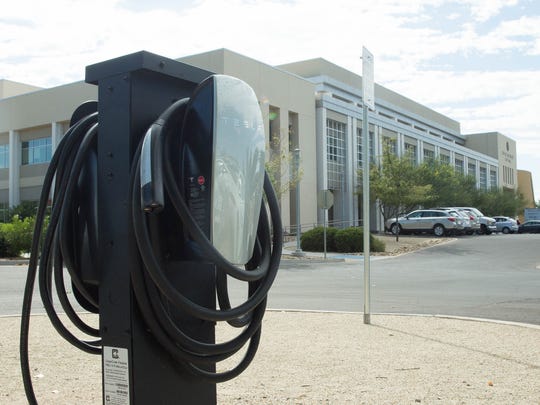 'Tesla Bill' offers New Mexico motorists new choice