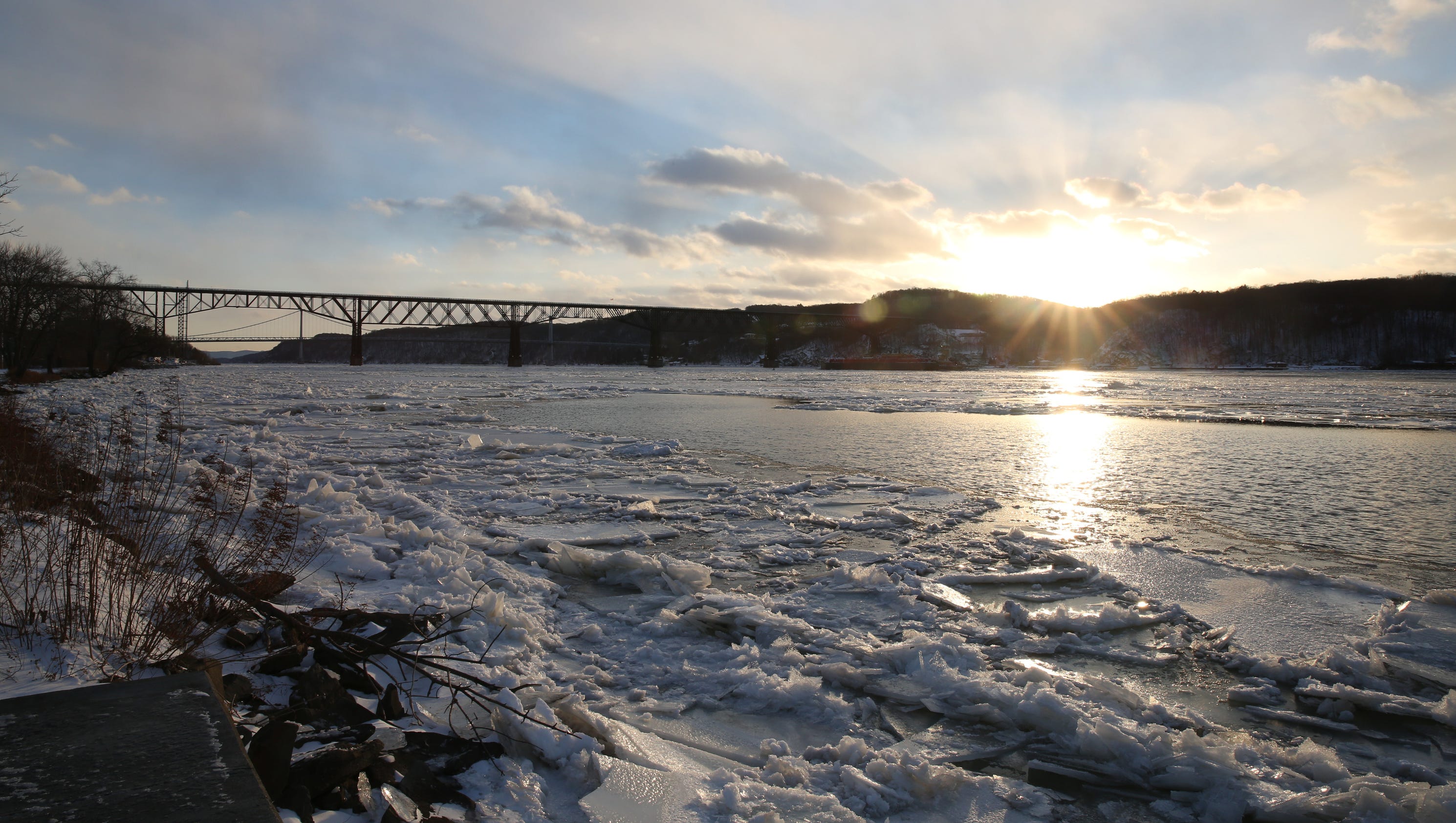 Hudson River remains contaminated with PCBs, new report says