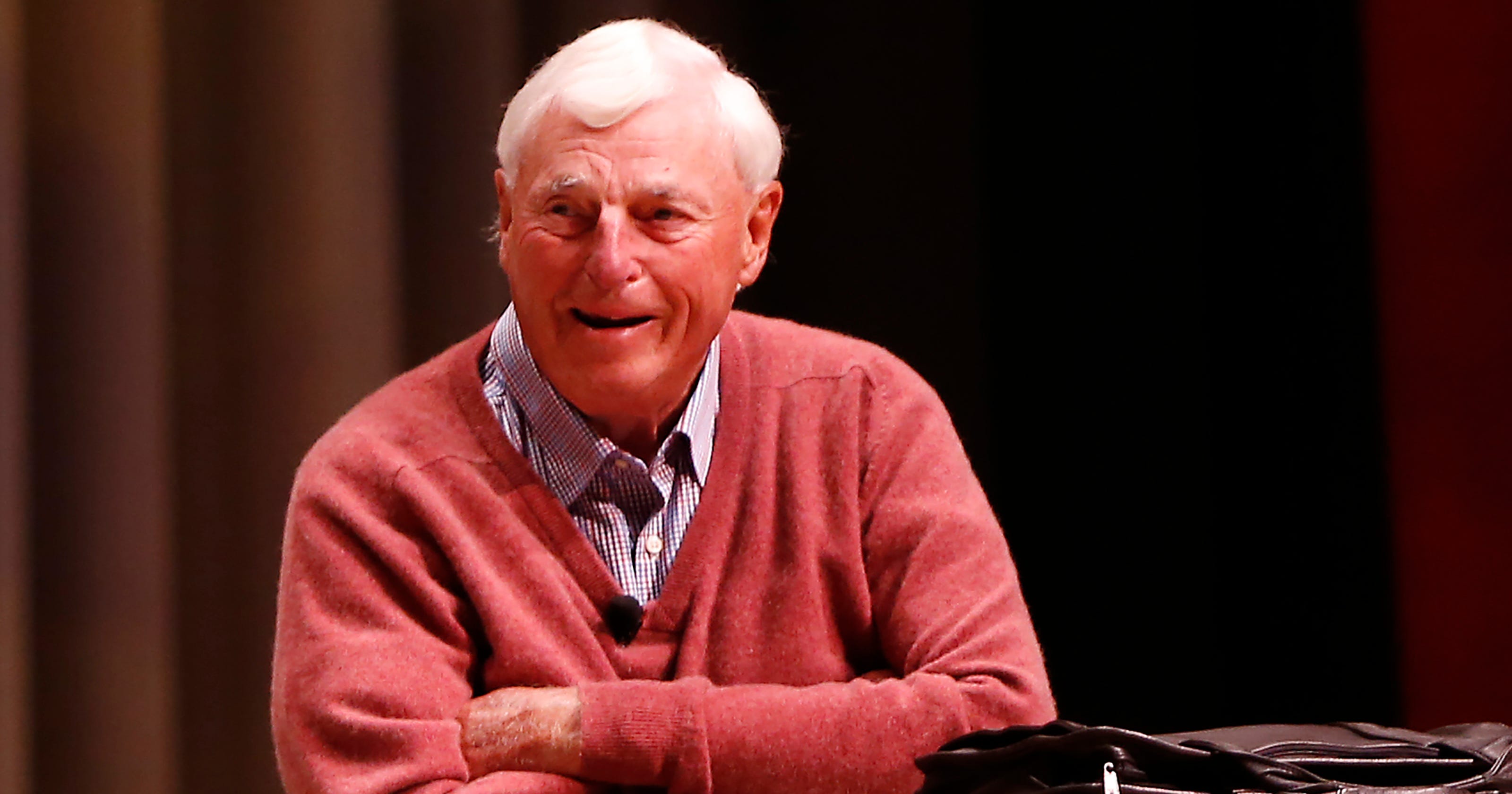 Fans welcome back coaching legends Gene Keady and Bob Knight at Purdue