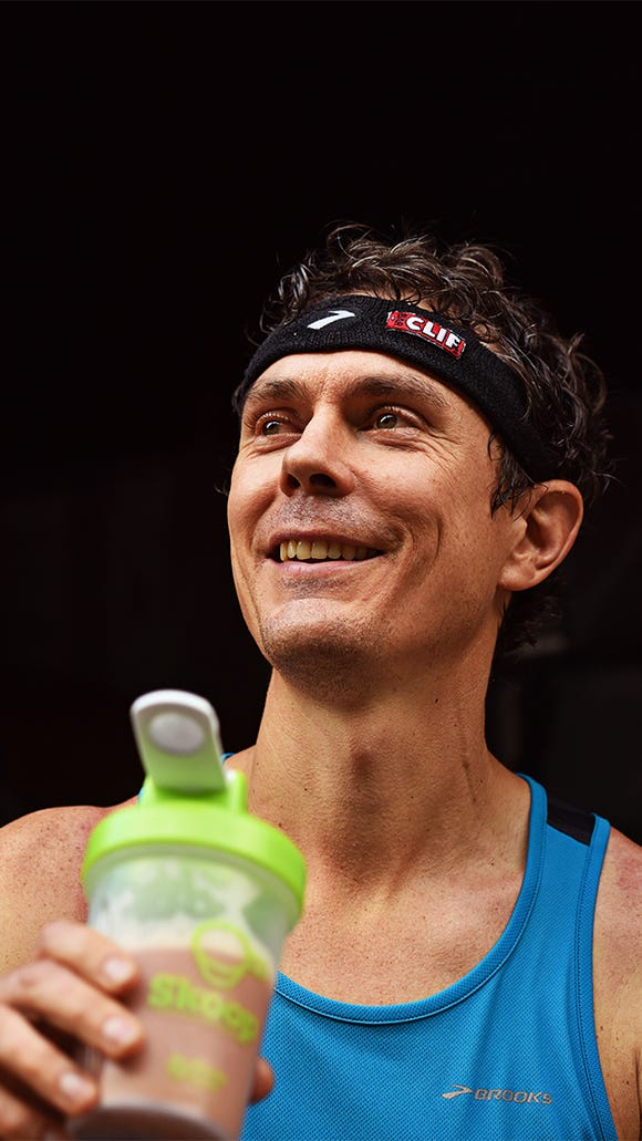 Scott Jurek plows through Great Smoky Mountains