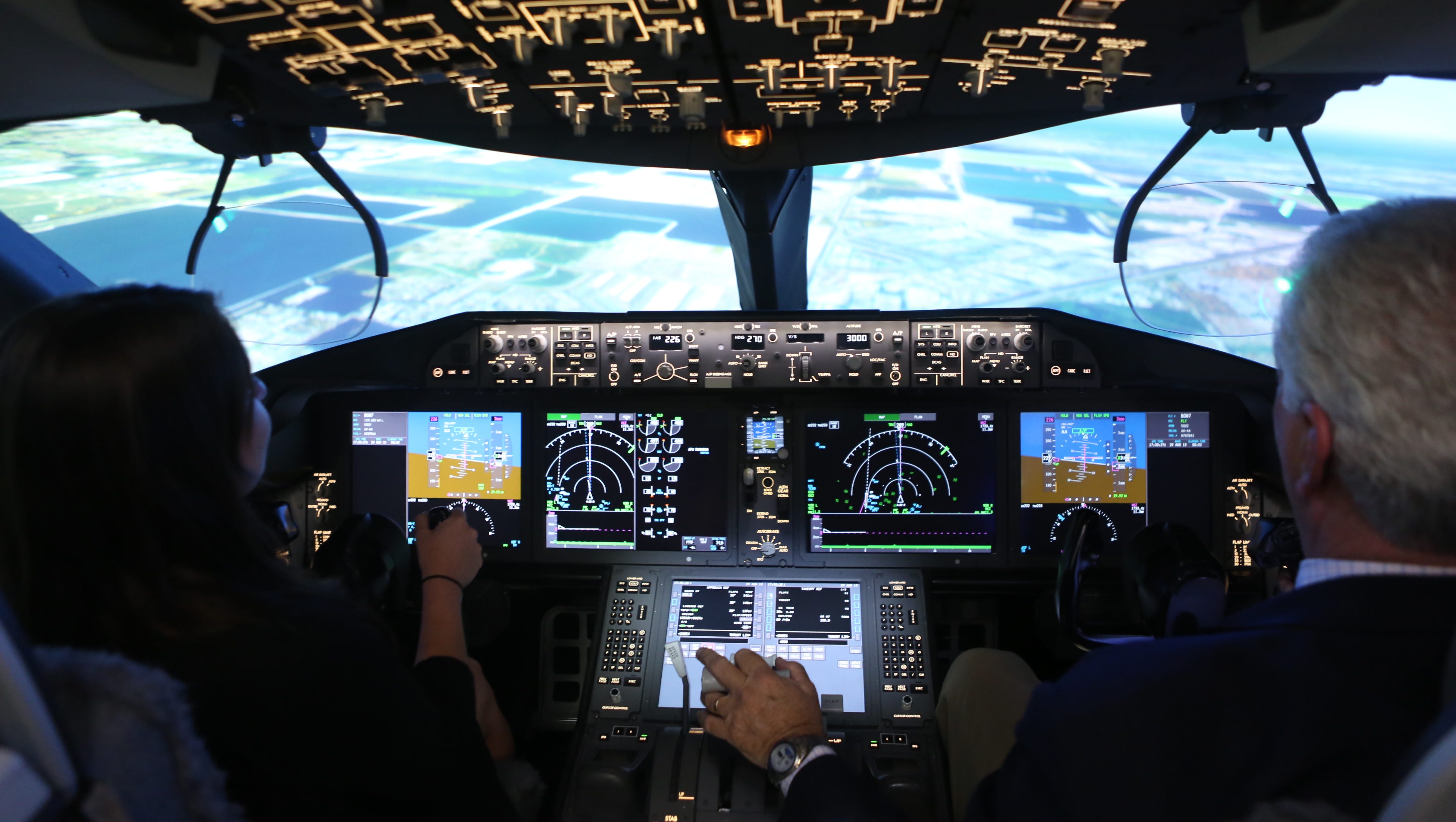 Boeing debuts Dreamliner training facility in Miami