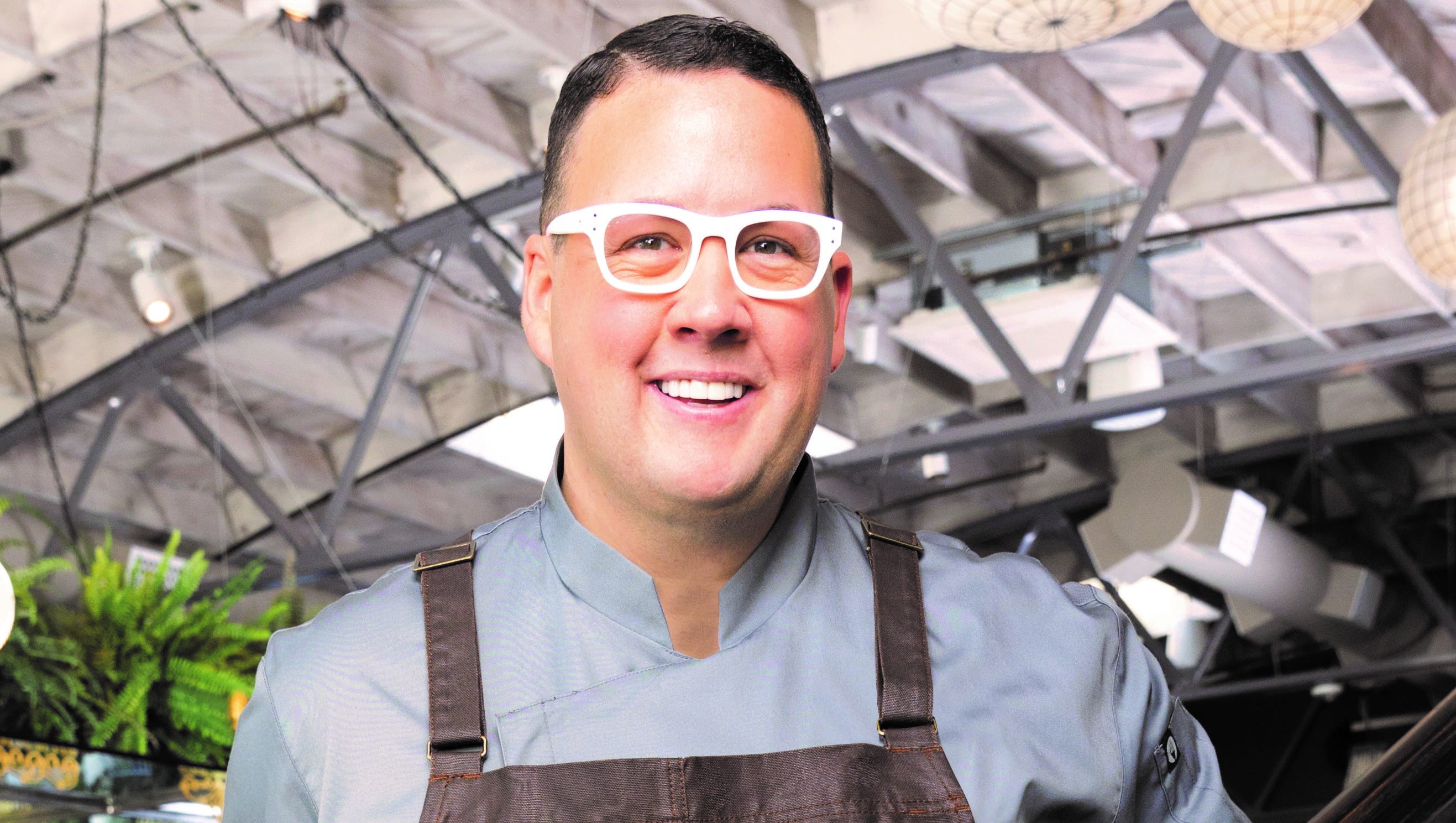 Celebrity chef Graham Elliot bringing the heat to Lansing