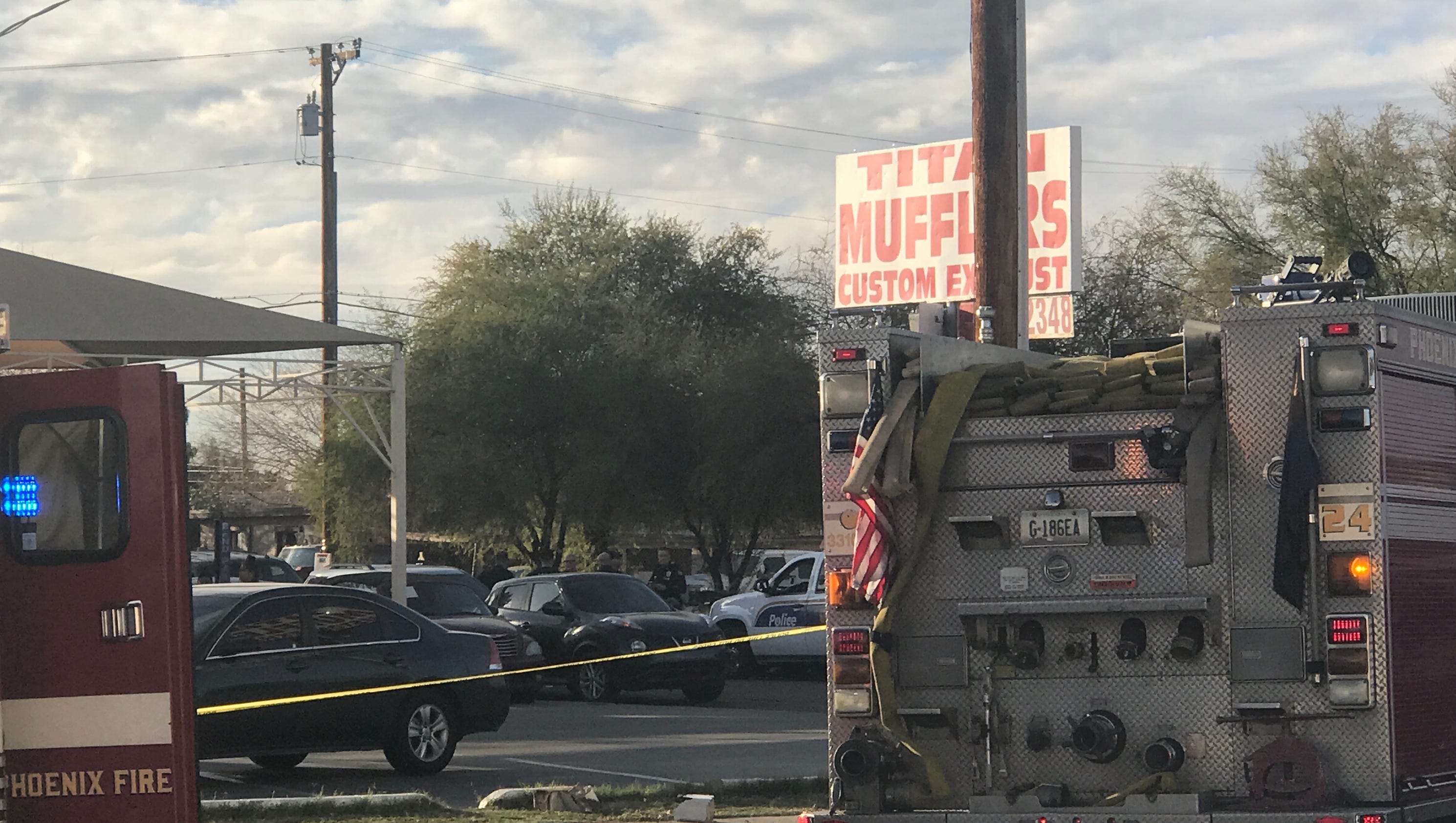 Triple-murder suspect dies after police shootout in Phoenix