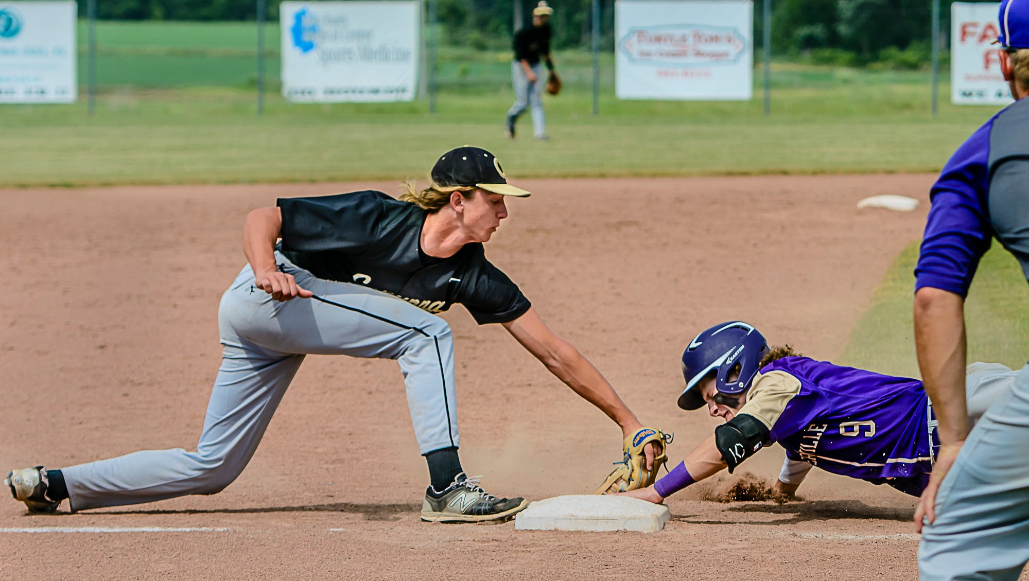 Corunna baseball captures first regional title since 2005