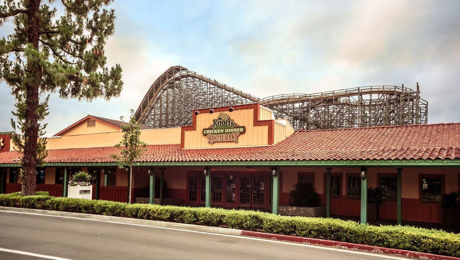 Knott's Berry Farm: Why you should go