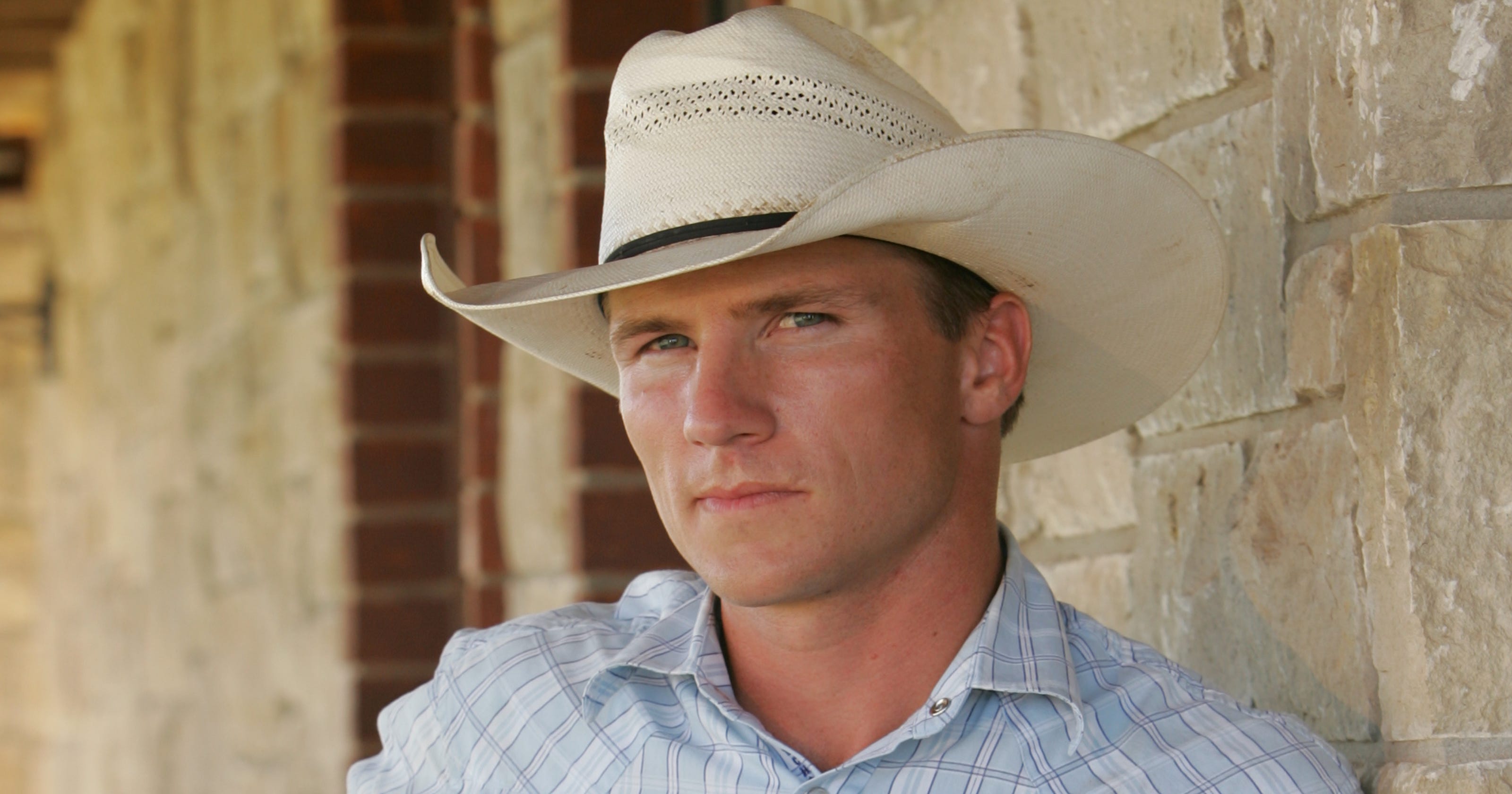 Ex bull Rider Justin McBride Making Bareback Comeback ex-bull-rider-justin-mcbride-making-bareback-comeback