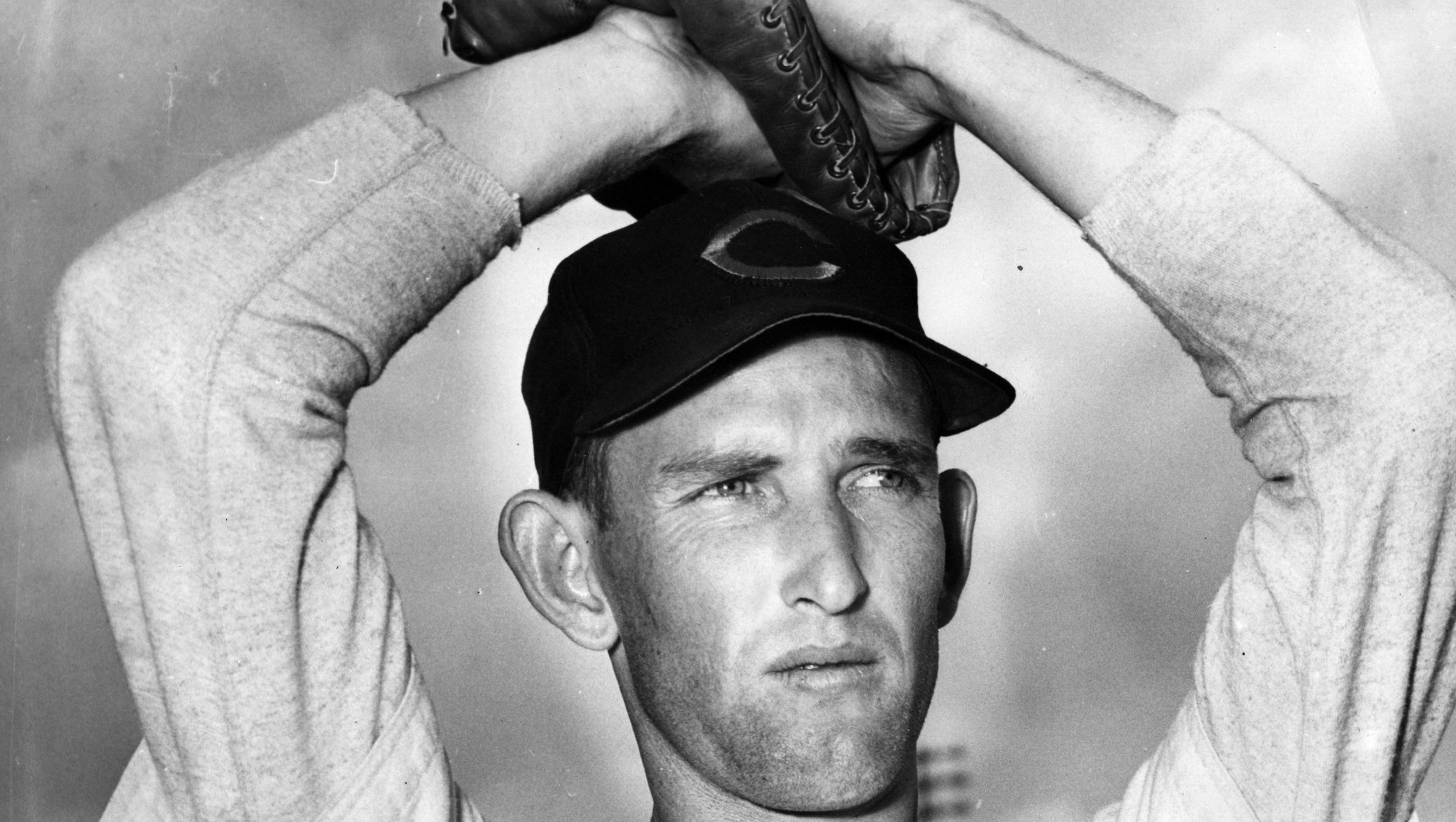 635696250395054559-ewell-blackwell.jpg?width=2392&height=1351&fit=crop ...