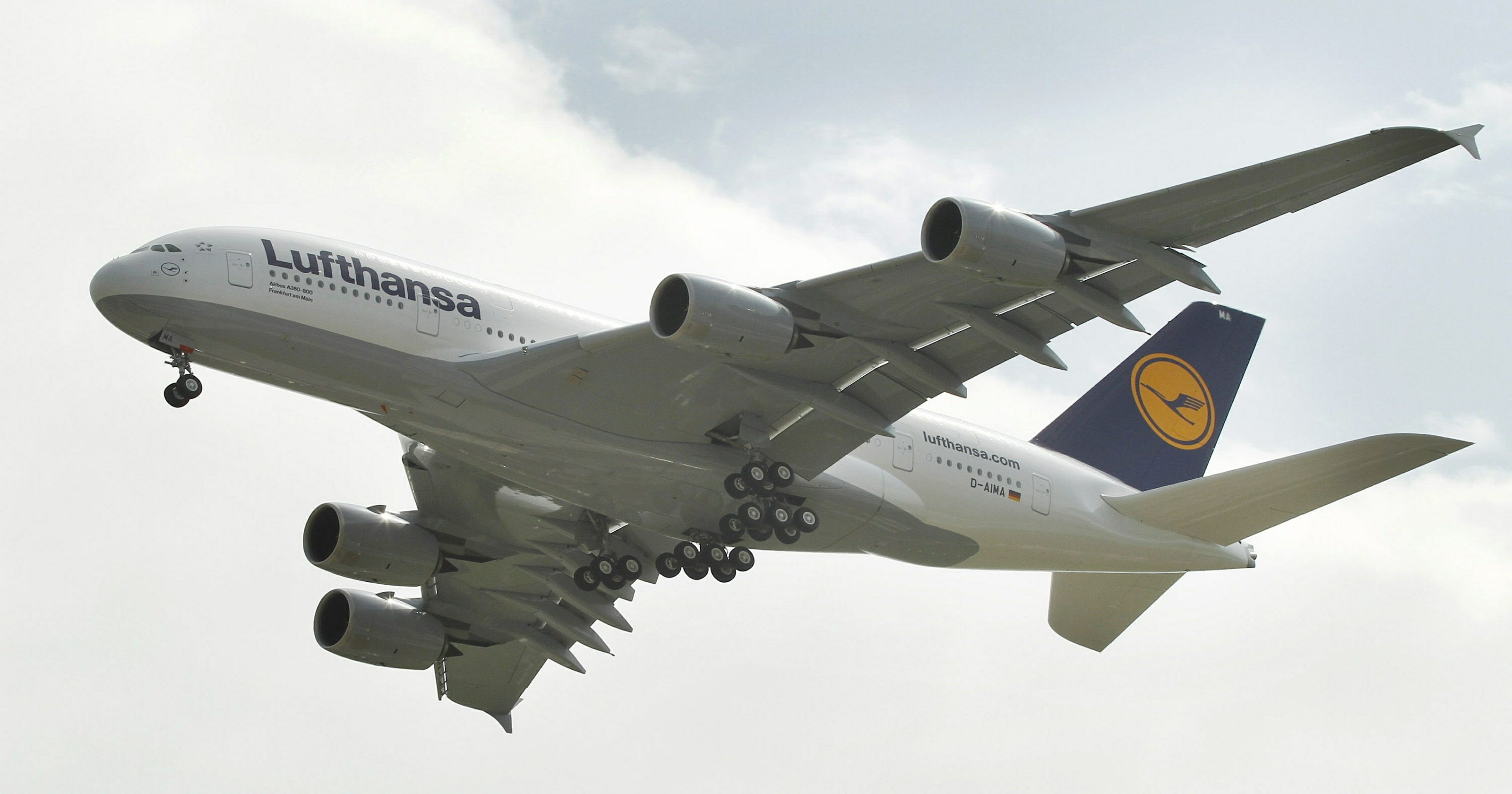 Lufthansa flies first Premium Economy-equipped A380