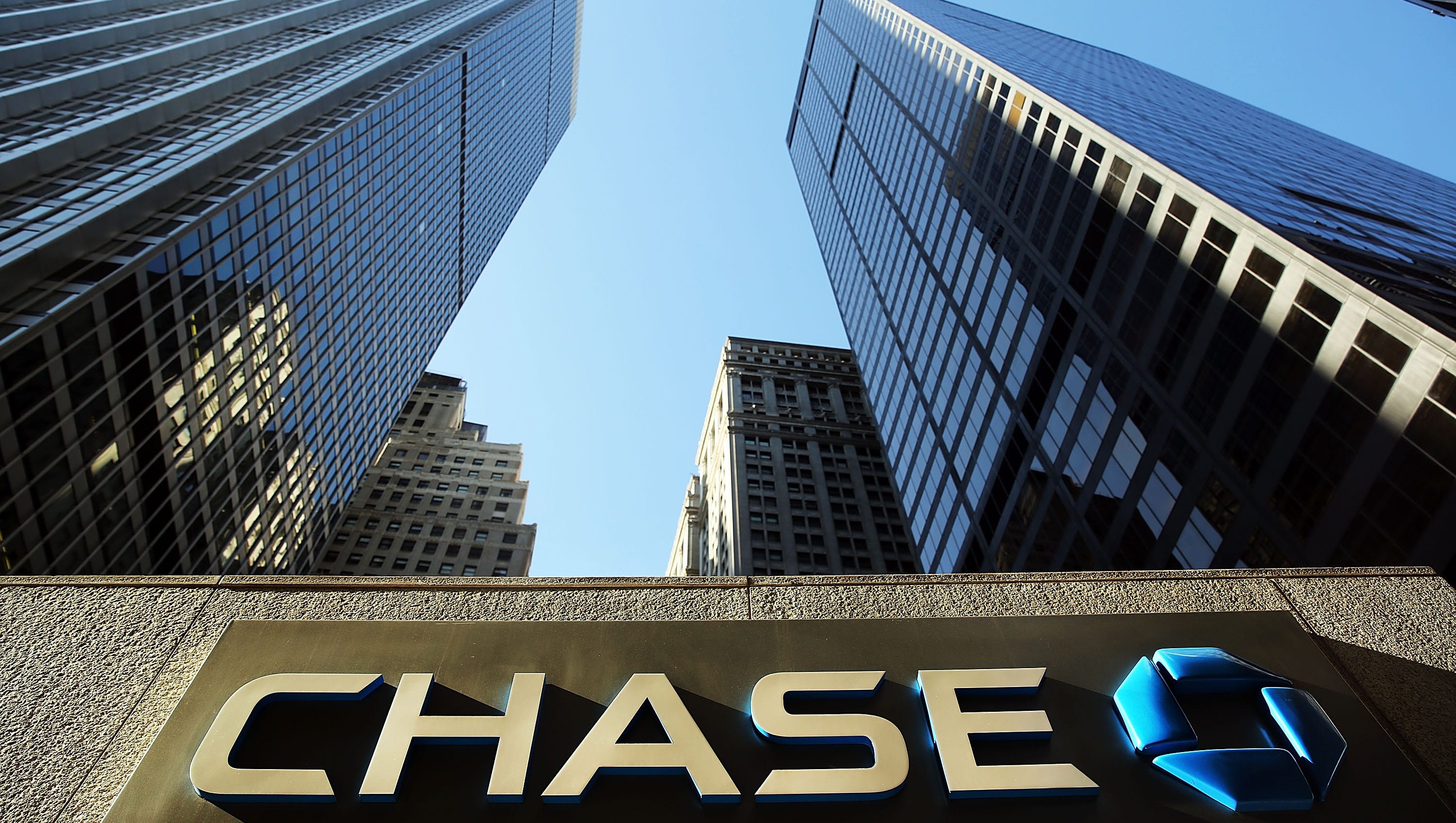 JPMorgan tops international risk list