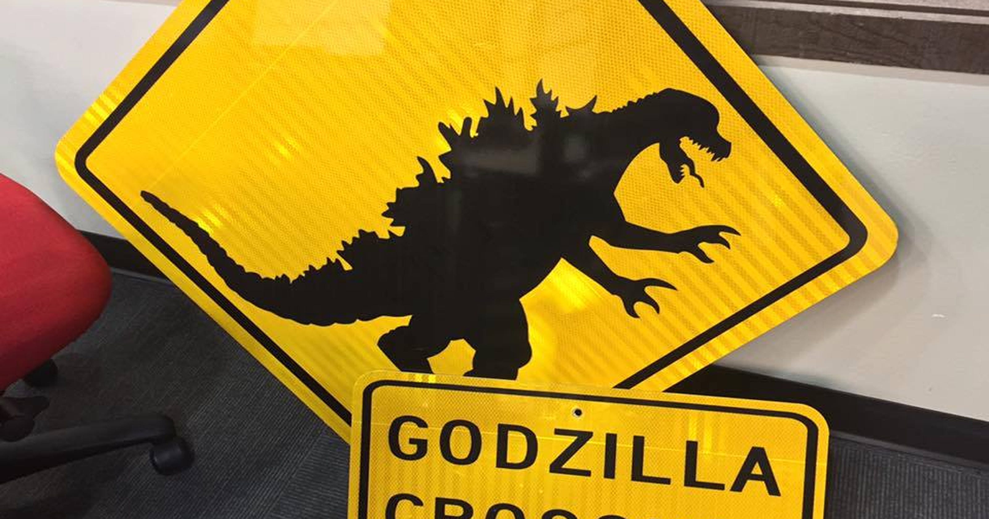 Shreveport's Godzilla crossing sign removed for safety