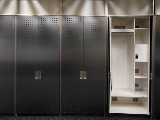 Milwaukee Bucks have lockers, a therapy tub and kitchen at new arena