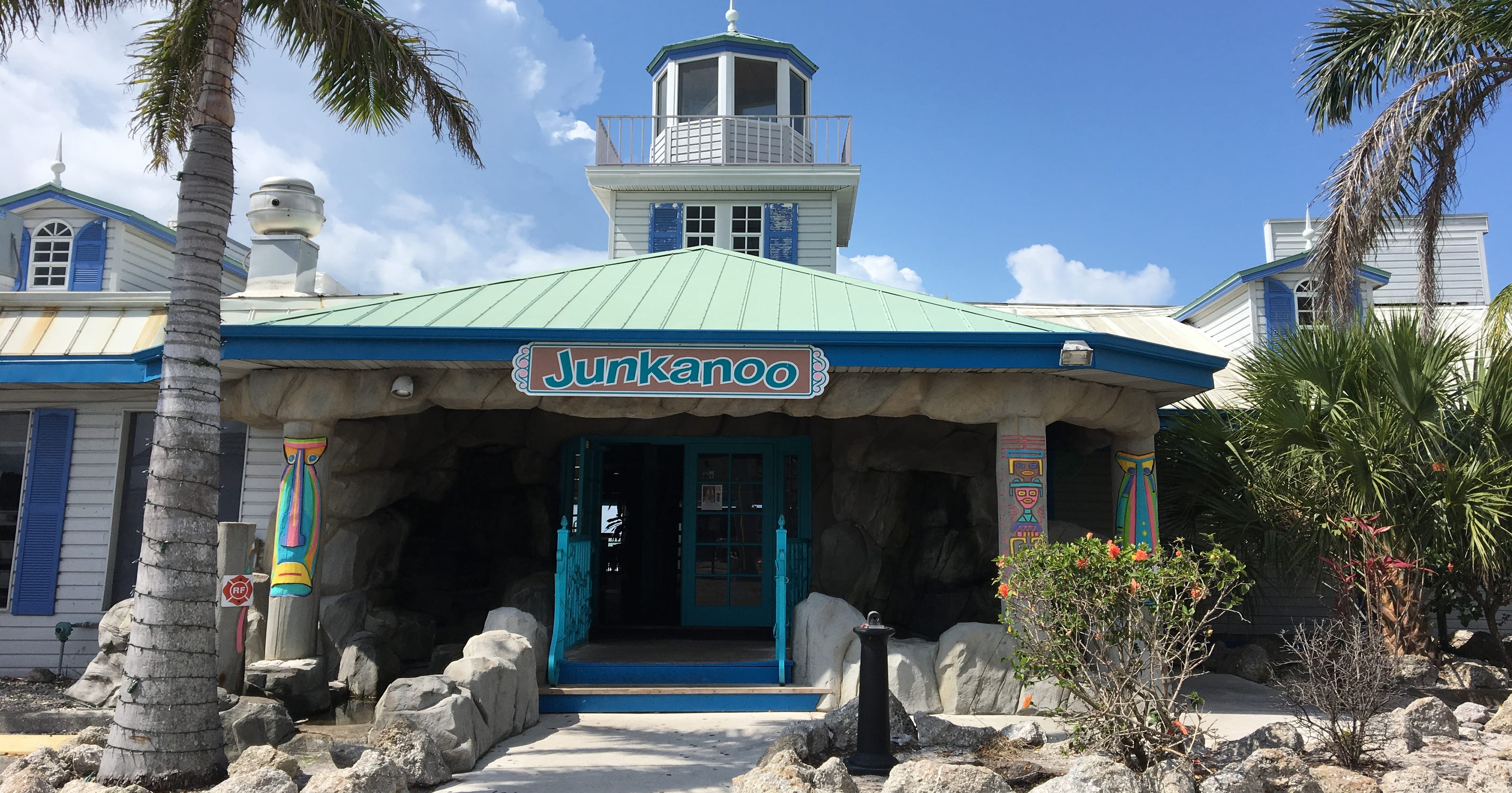 Fort Myers Beach restaurants: The waterfront Junkanoo keeps on