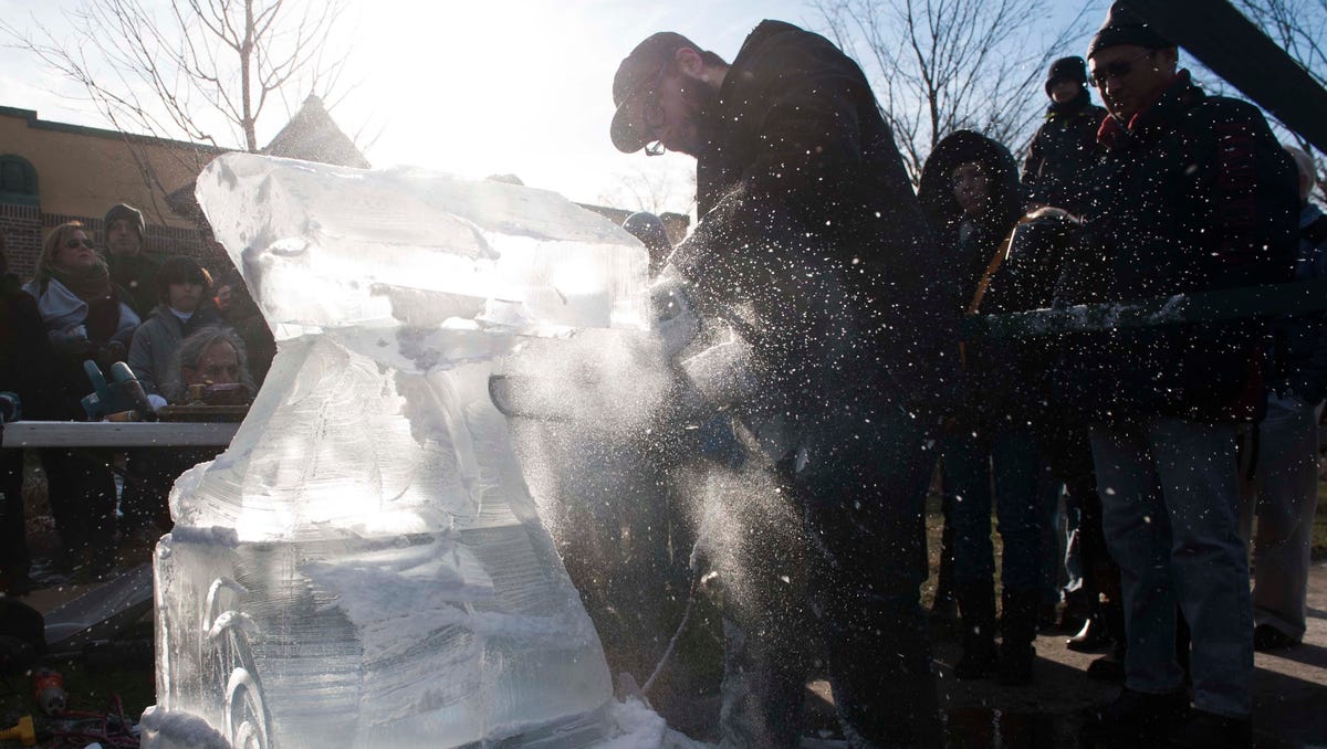 Ice Carving Demonstrations at Grounds for Sculpture
