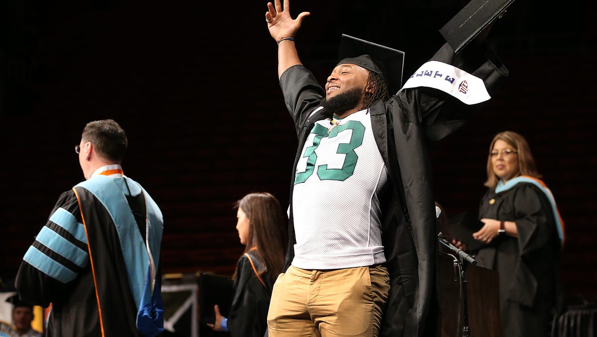 Green Bay's Aaron Jones Returns to Earn His Degree From UTEP