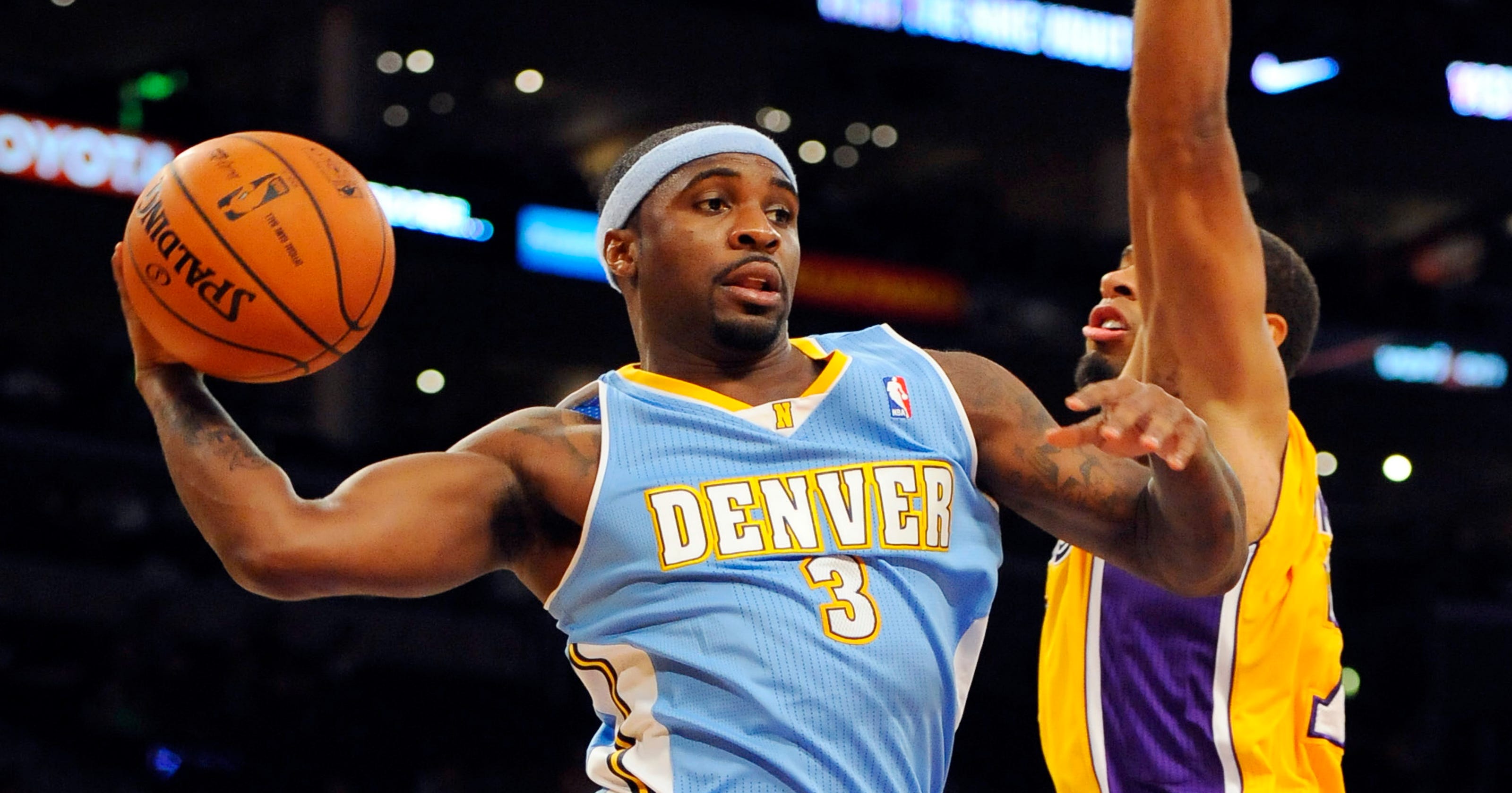 NBA preseason: Nuggets edge Lakers in Brian Shaw's debut