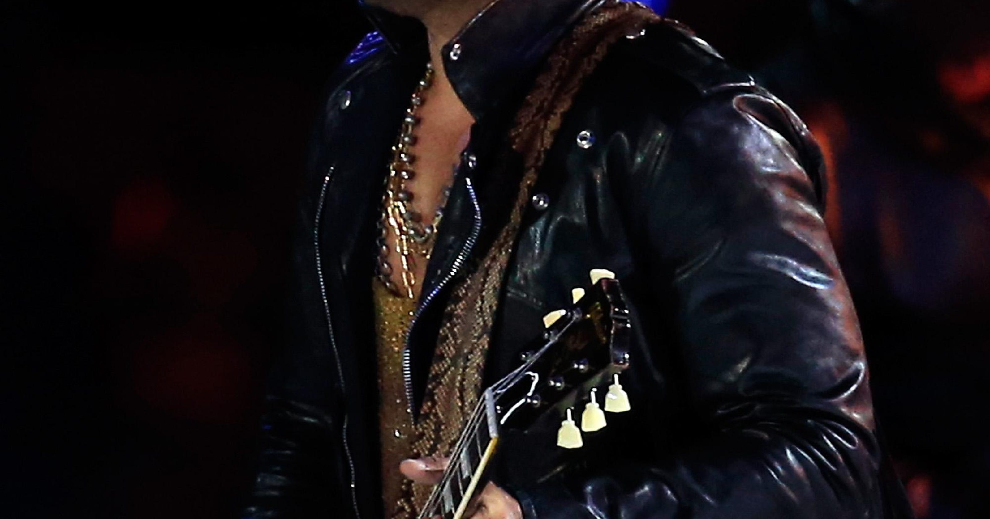 Grapevine: Lenny Kravitz suffers epic wardrome malfunction