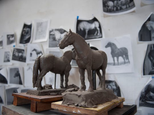 Philadelphia artist sculpts bronze horse for Moorestown park