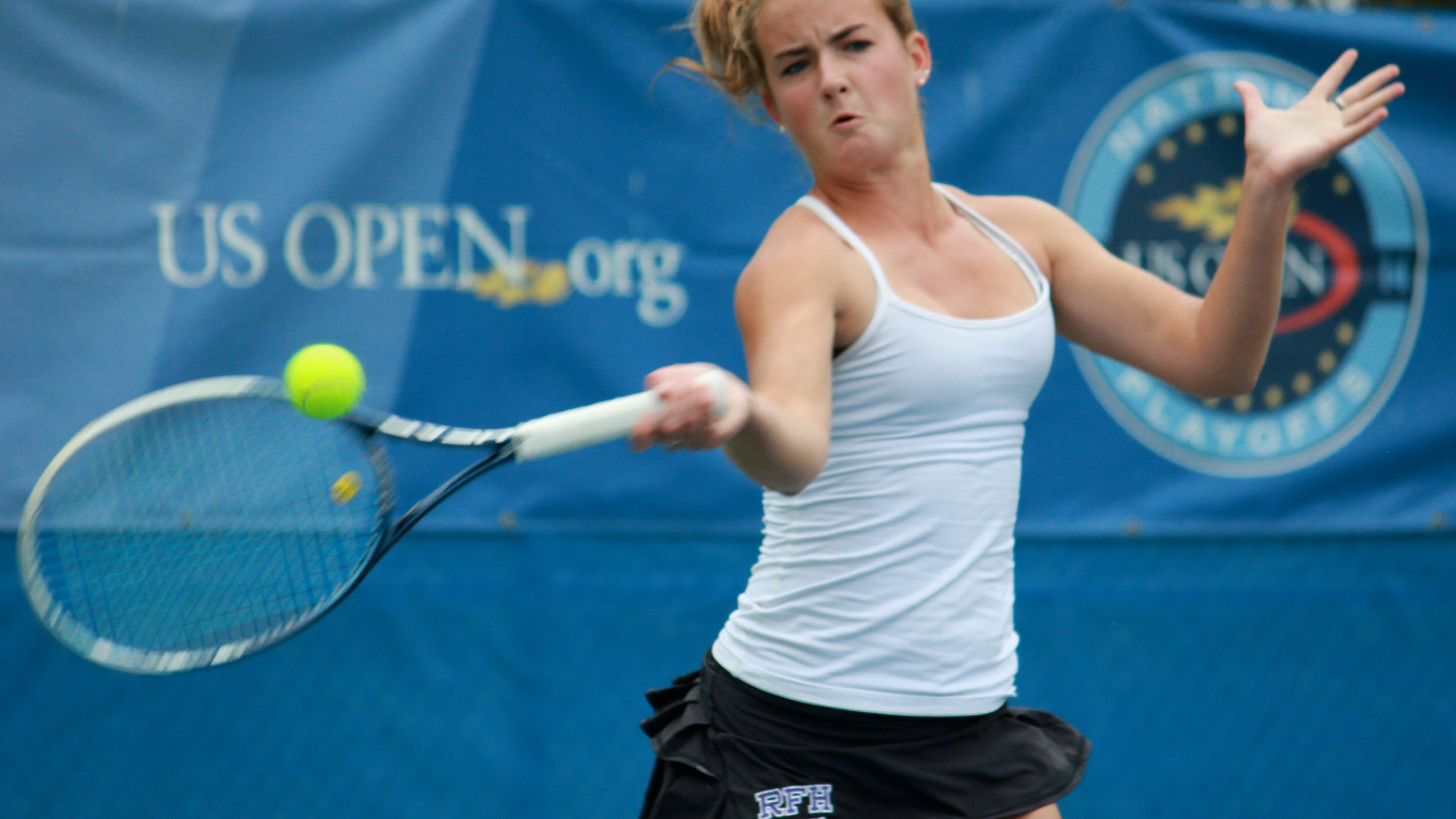 Kate Fahey advances to state singles semifinals