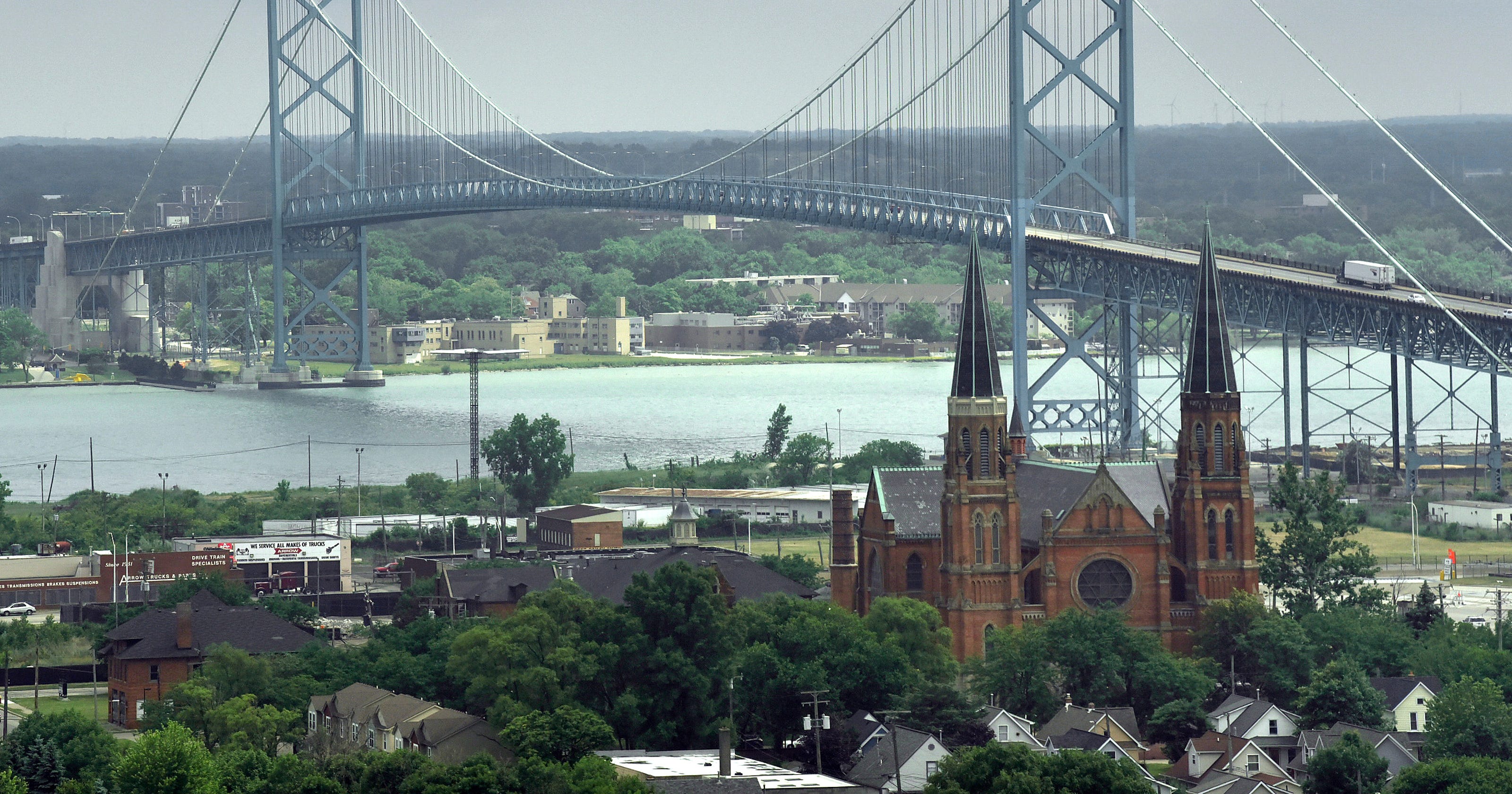 Ambassador Bridge to lower tolls to $2.60
