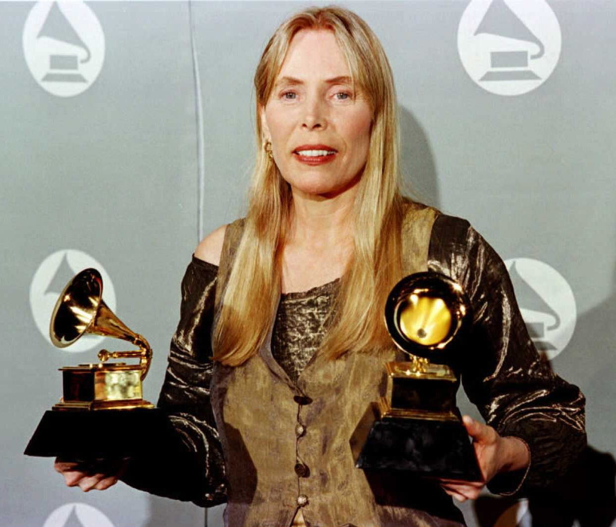 Joni Mitchell's website says she's alert, recovery expected | ksdk.com
