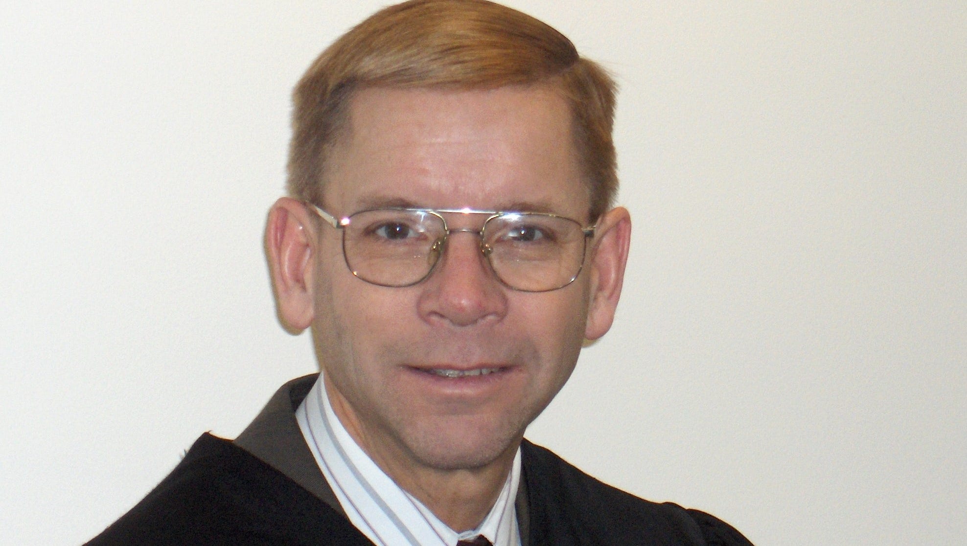 Supreme Court prohibits Len Kachinsky from exercising powers as judge