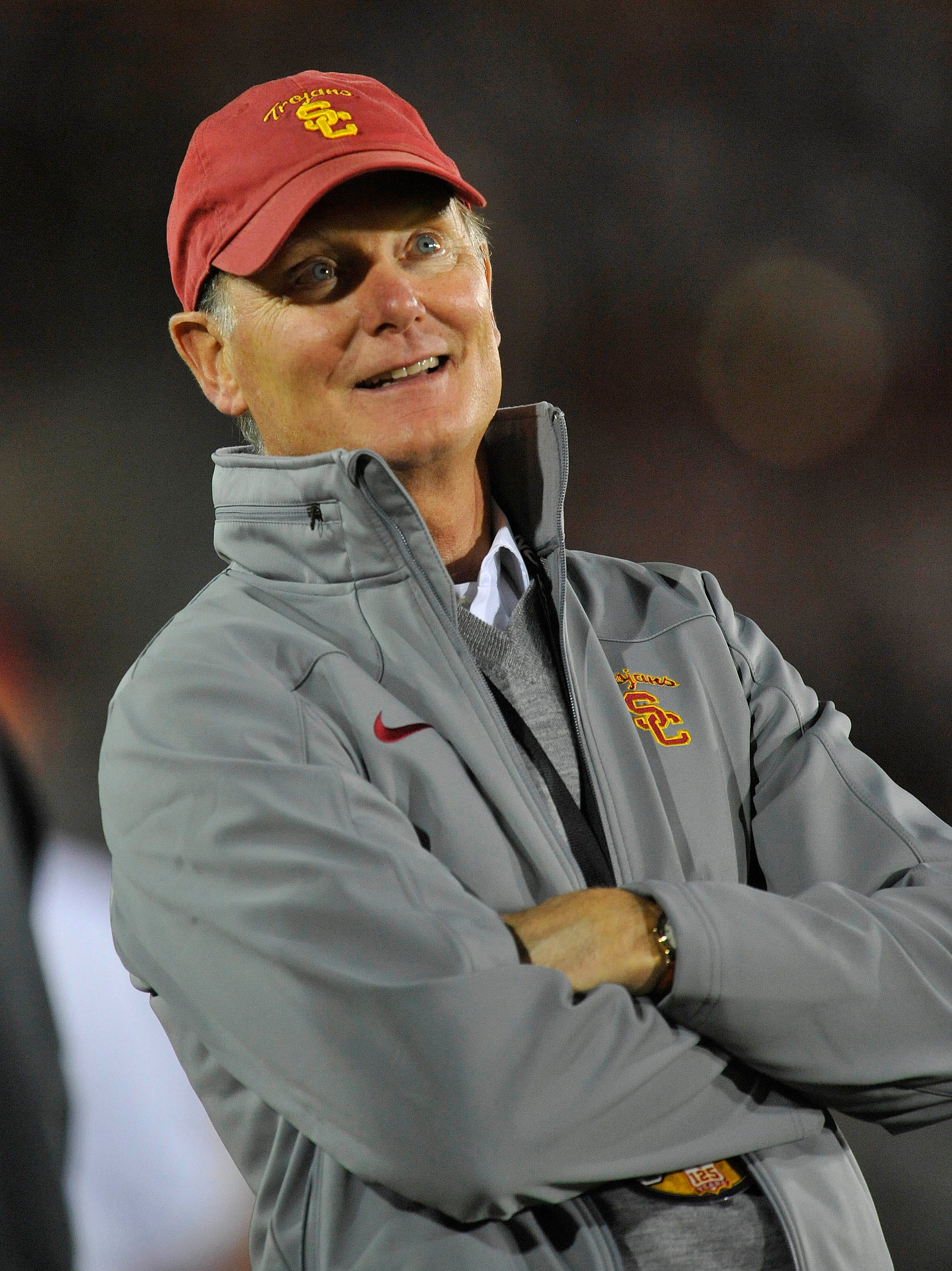 Pac-12 fines, reprimands USC's Pat Haden for sideline visit