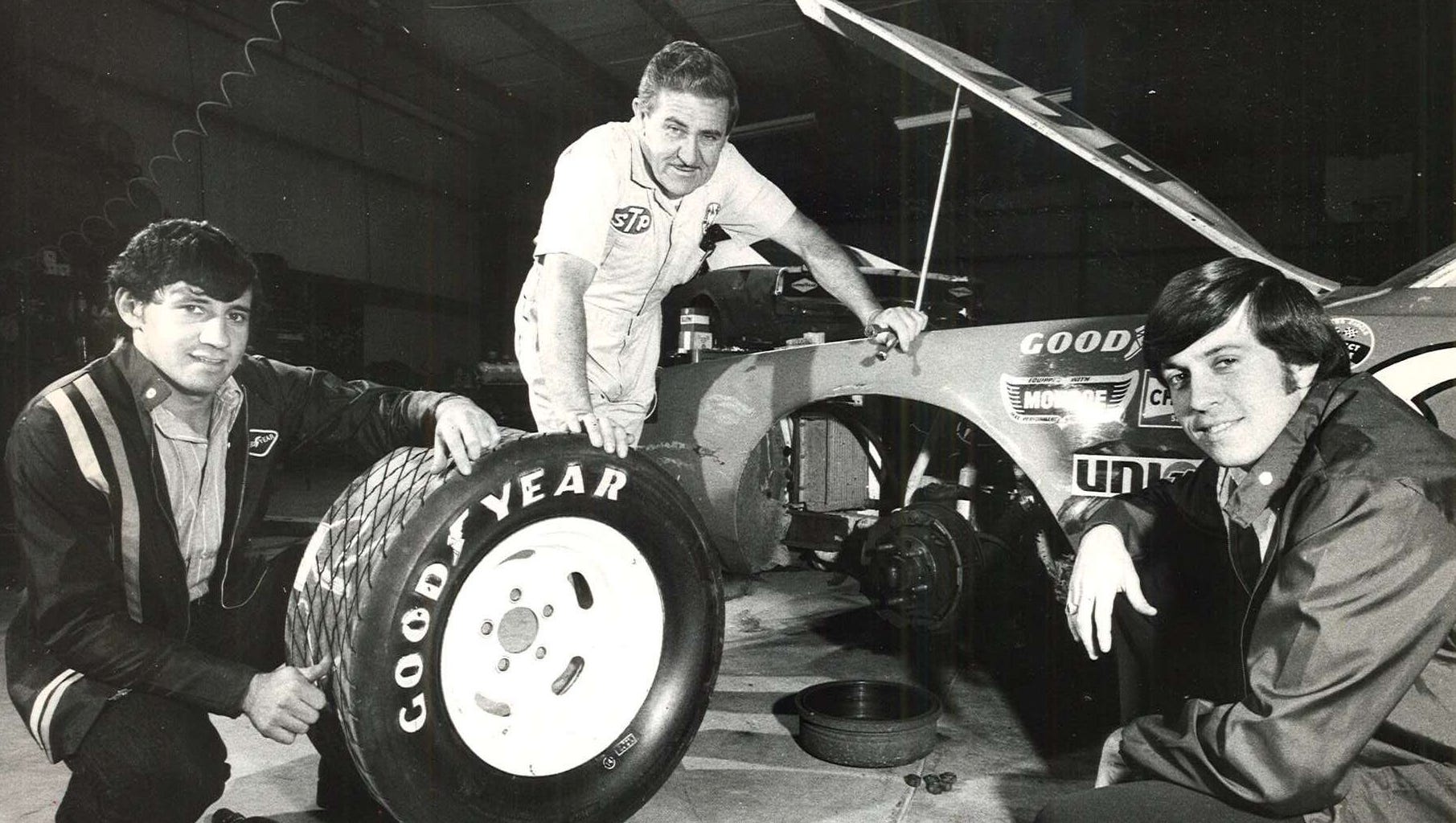 Stock car champion, USAC driver Ernie Derr dies at 92
