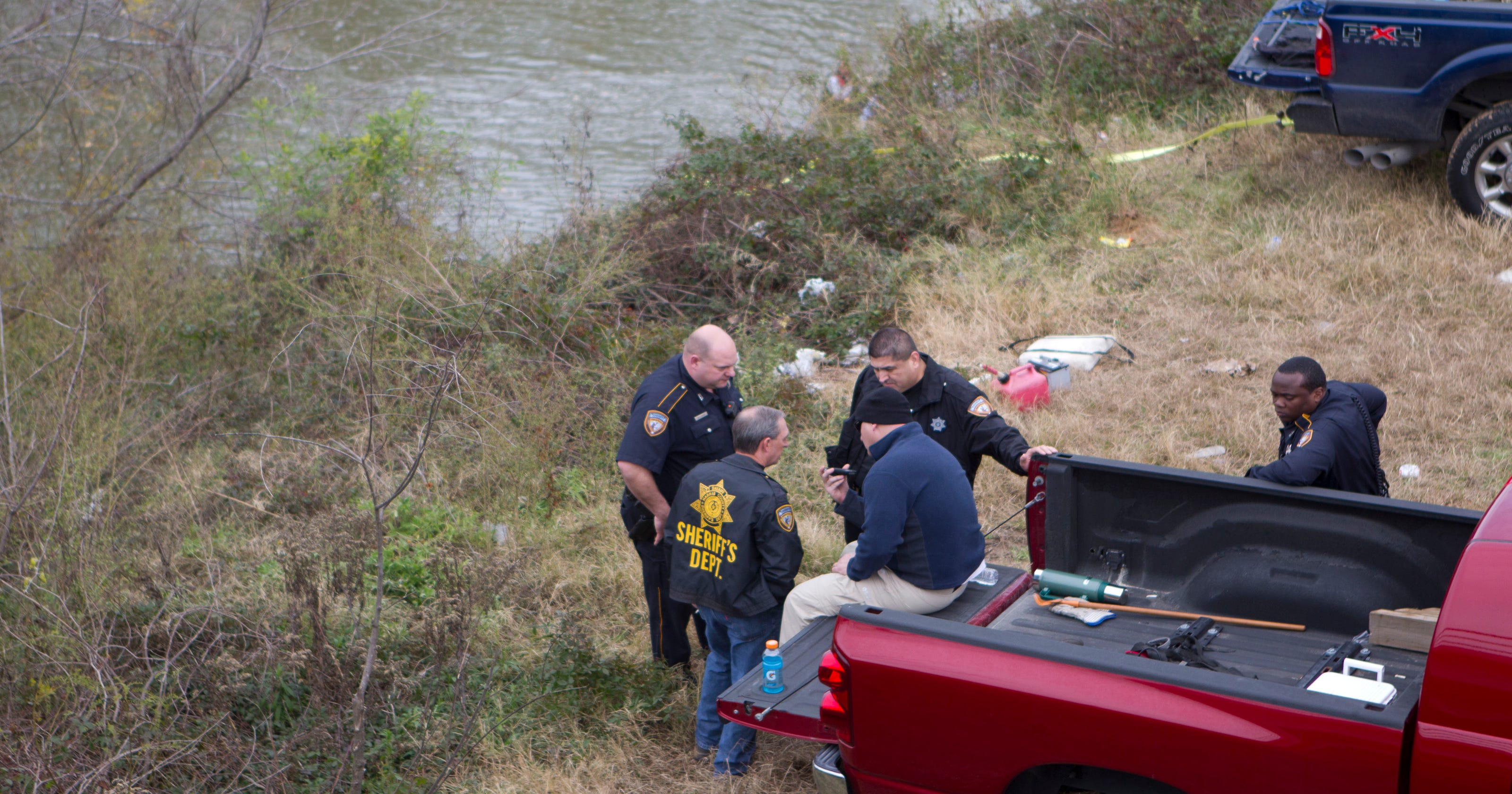 Cars, bodies sunken in Houston's bayous?