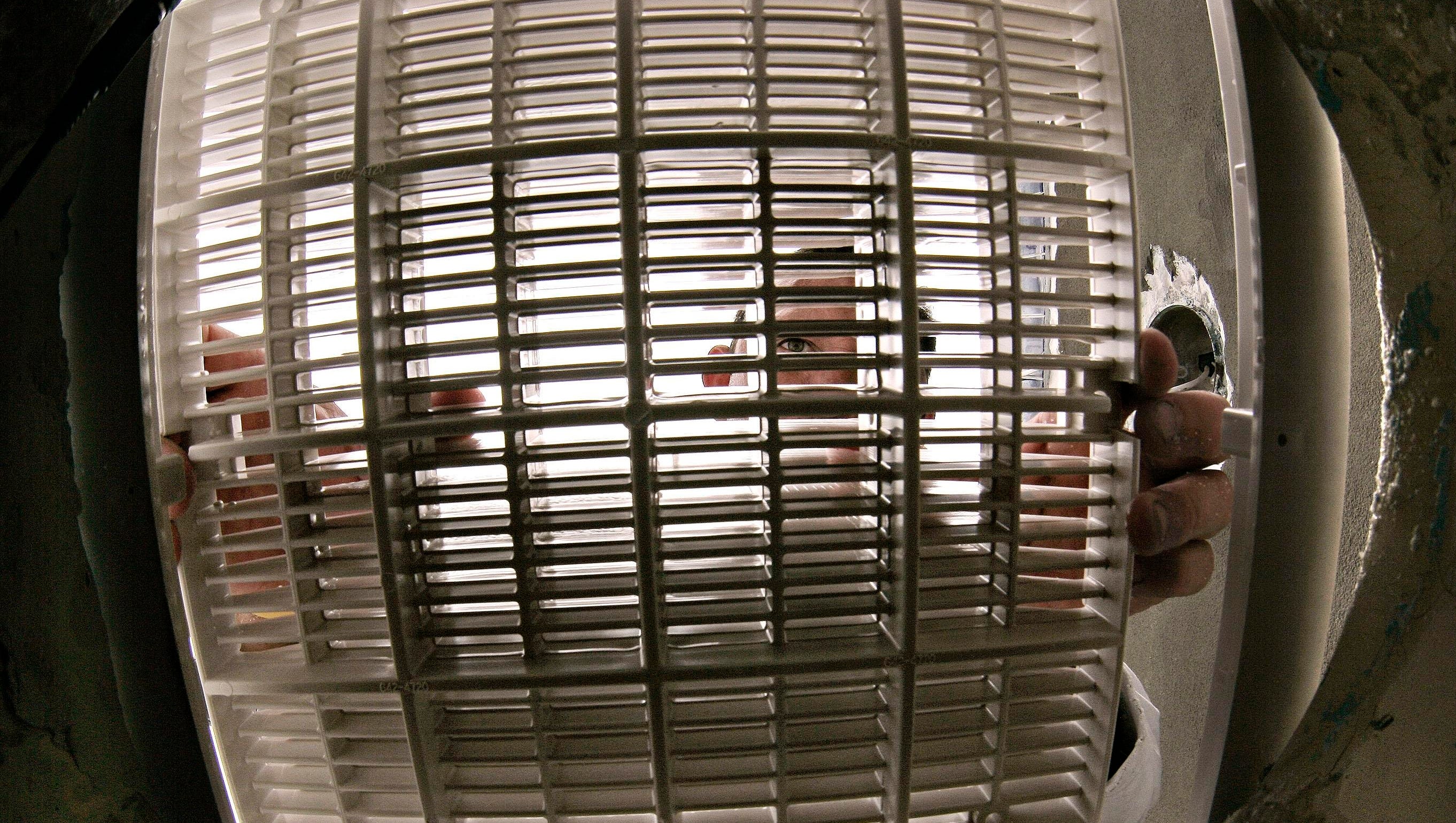 Injury to Usher's son prompts home pool warning