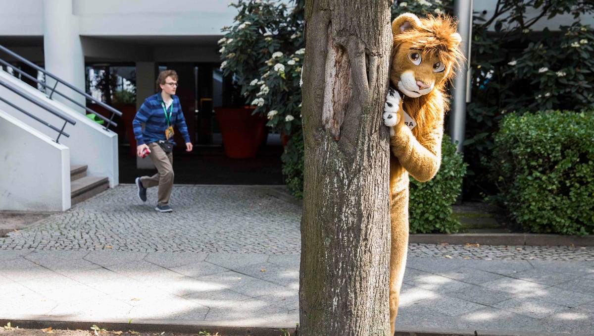 Fabulous, fun, furry people flock to Eurofurence-Berlin! Fabulous, fun, furry people flock to Eurofurence-Berlin!