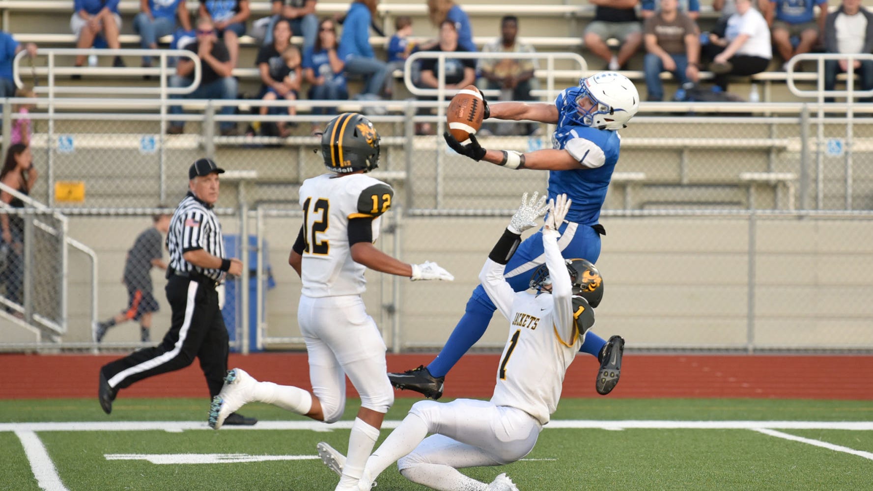 Ramblers down Jackets, move to 2-0