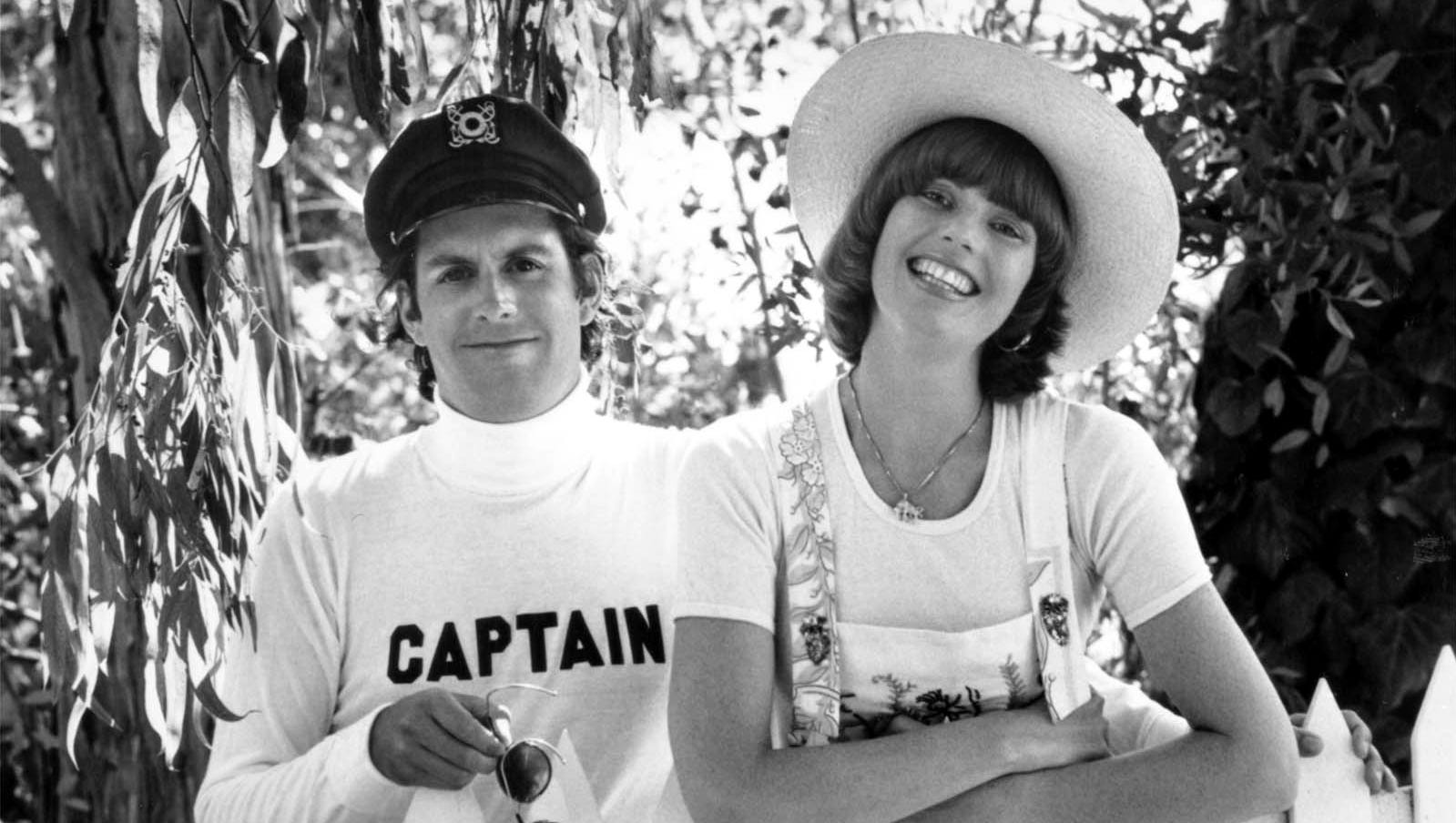 Captain & Tennille's Daryl Dragon has died; Toni Tennille by his side