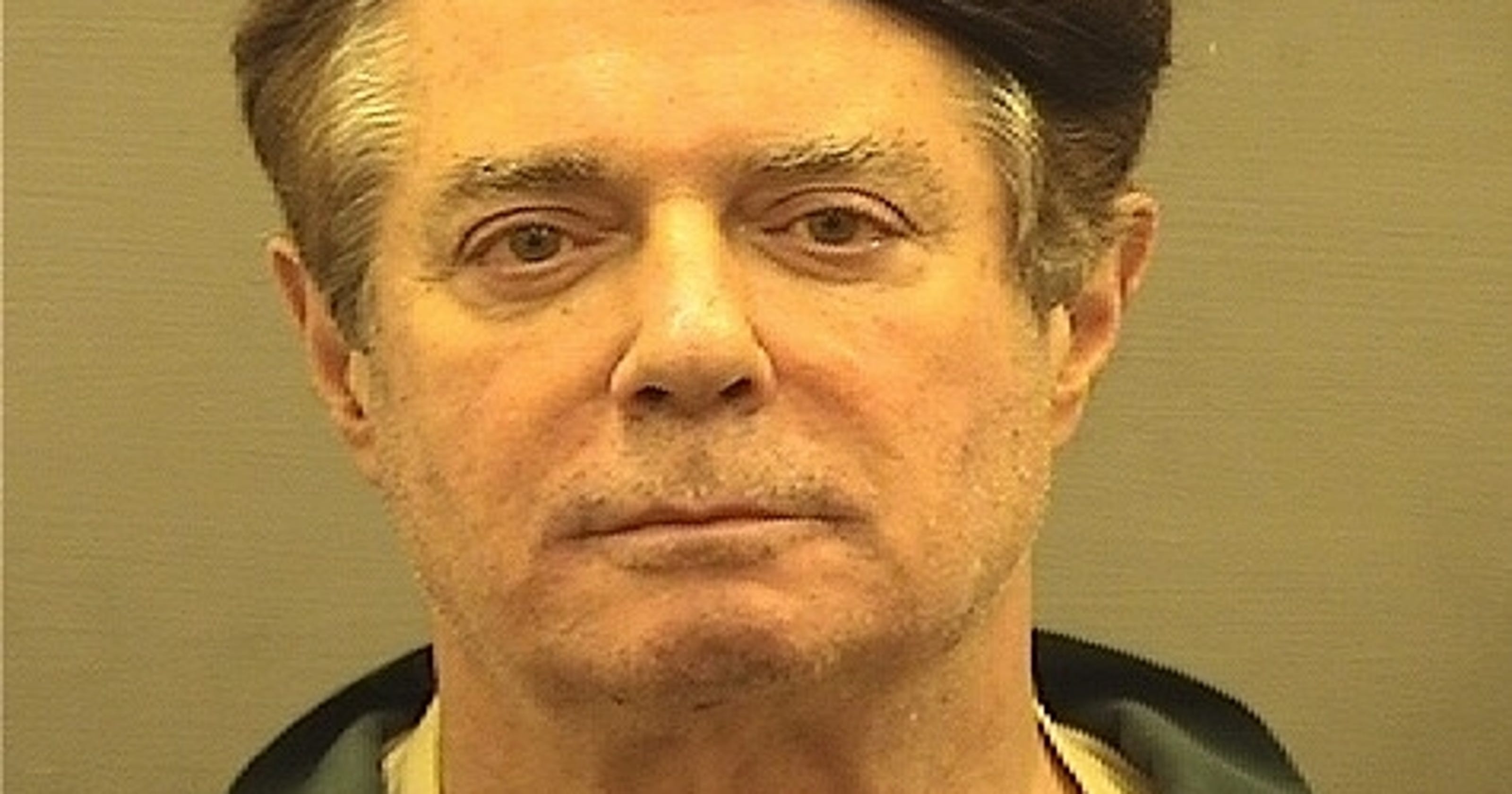 Paul Manafort arrives at Alexandria jail; placed in protective custody