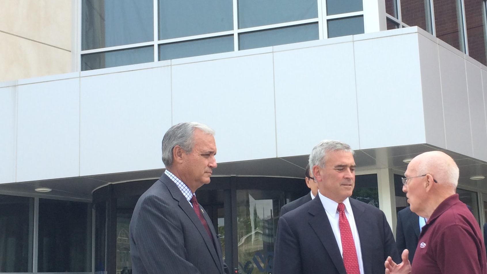 Wenstrup leads tour of Cincinnati VA
