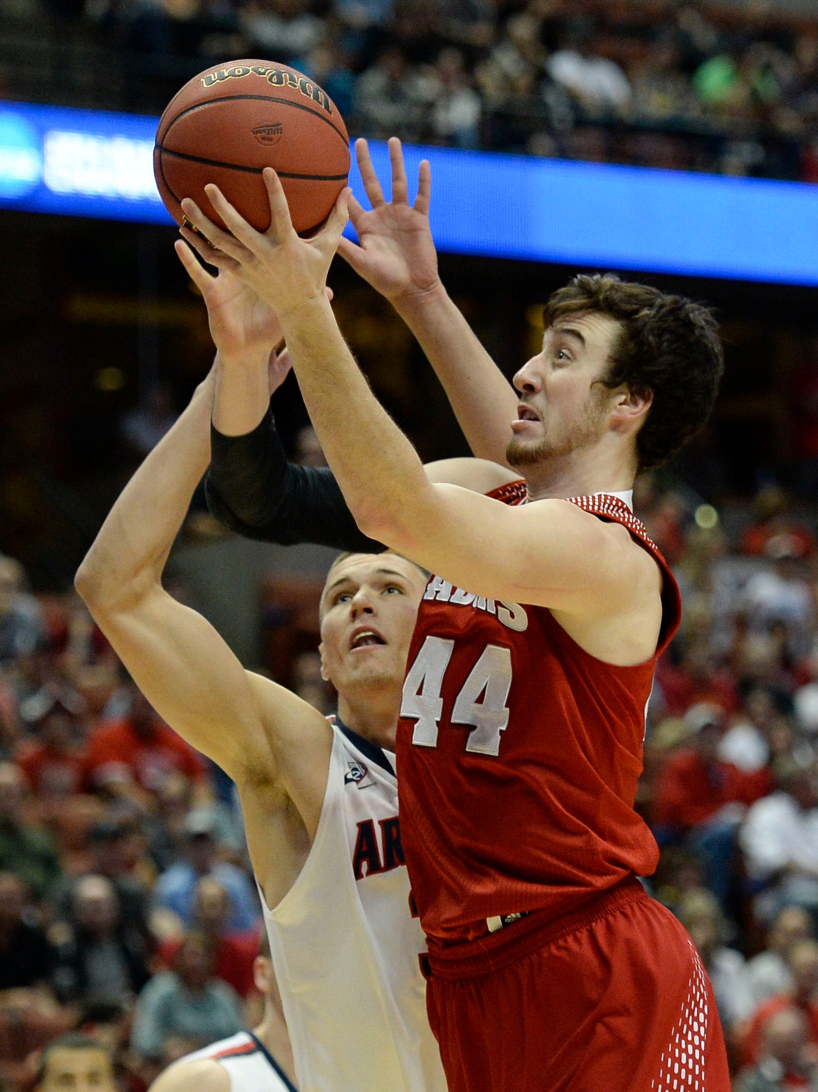 Wisconsin knocks off Arizona, Bo Ryan earns his first Final Four