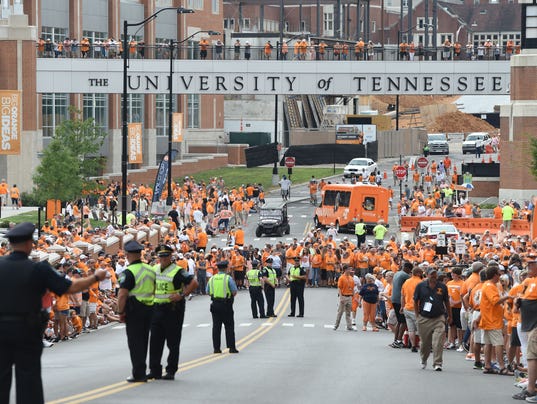 Tennessee football in Knoxville: Tailgating, parking, game day traditions